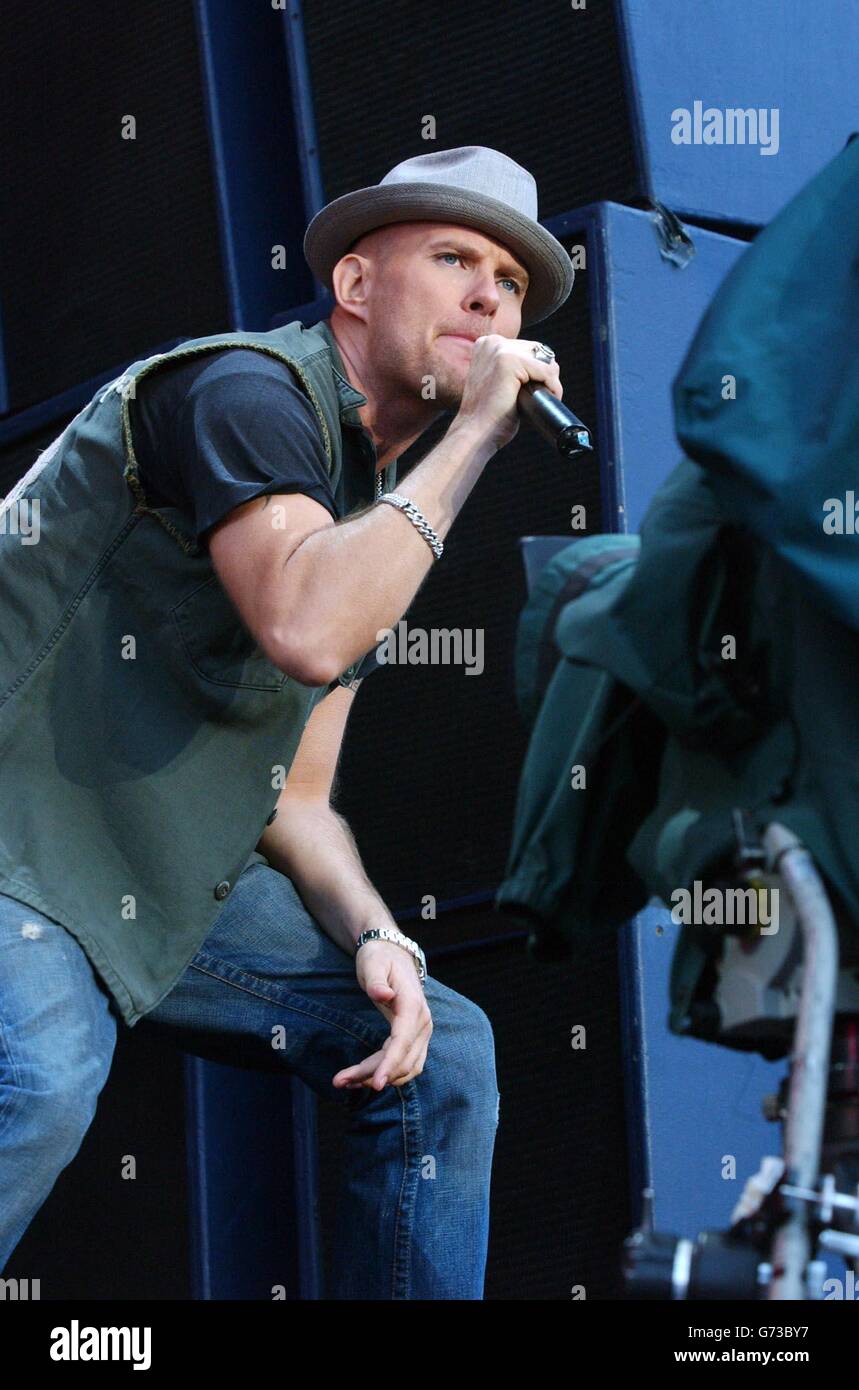 Matt goss performing on stage hi-res stock photography and images - Alamy