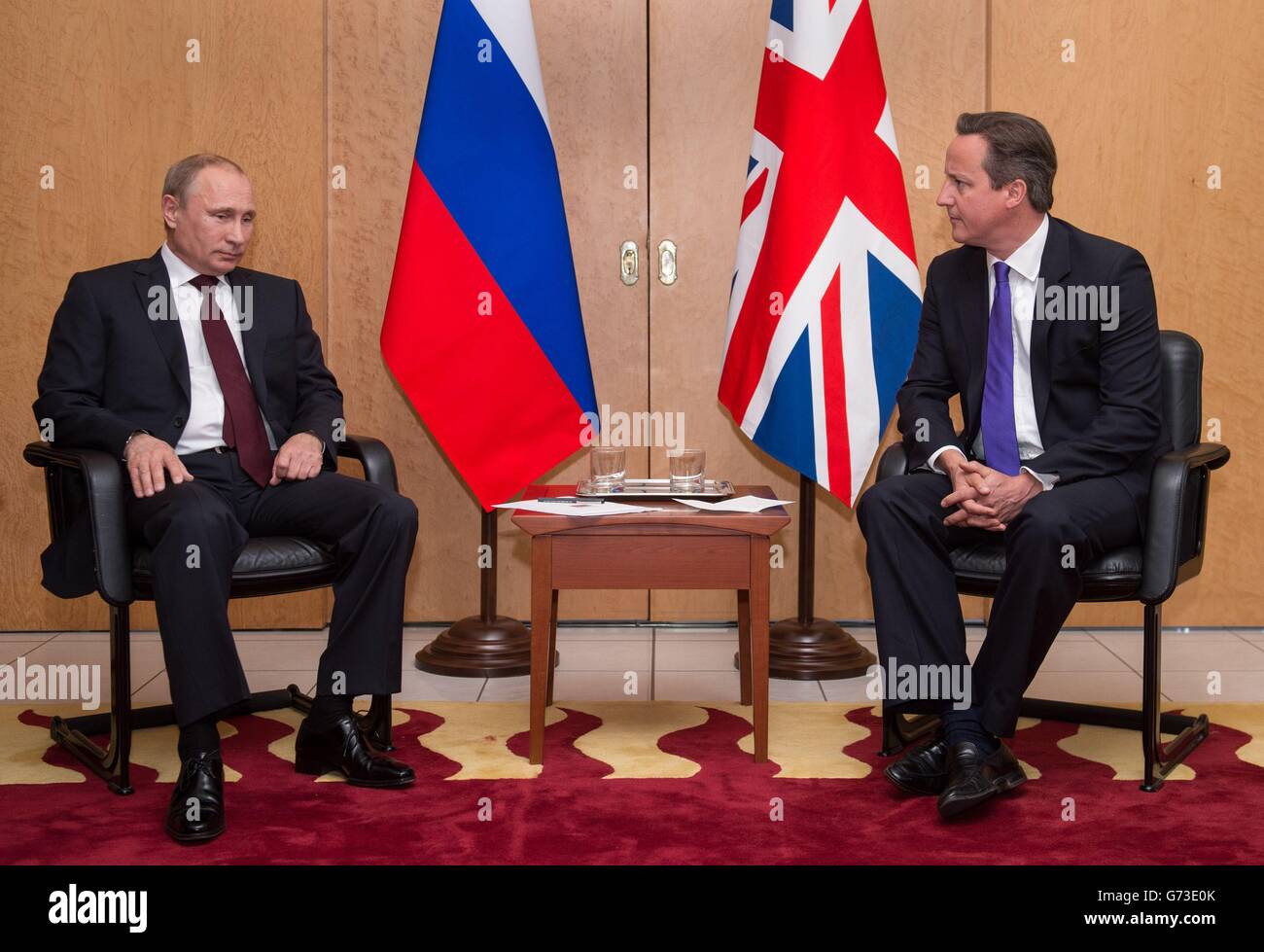 Cameron meets Putin Stock Photo - Alamy