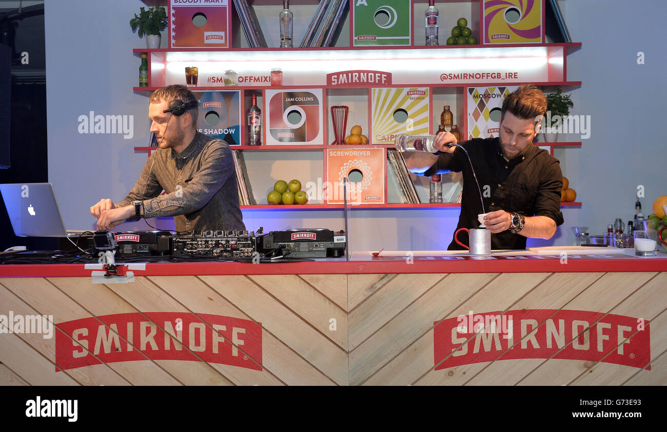 Smirnoff mix it campaign launch london hi-res stock photography and ...