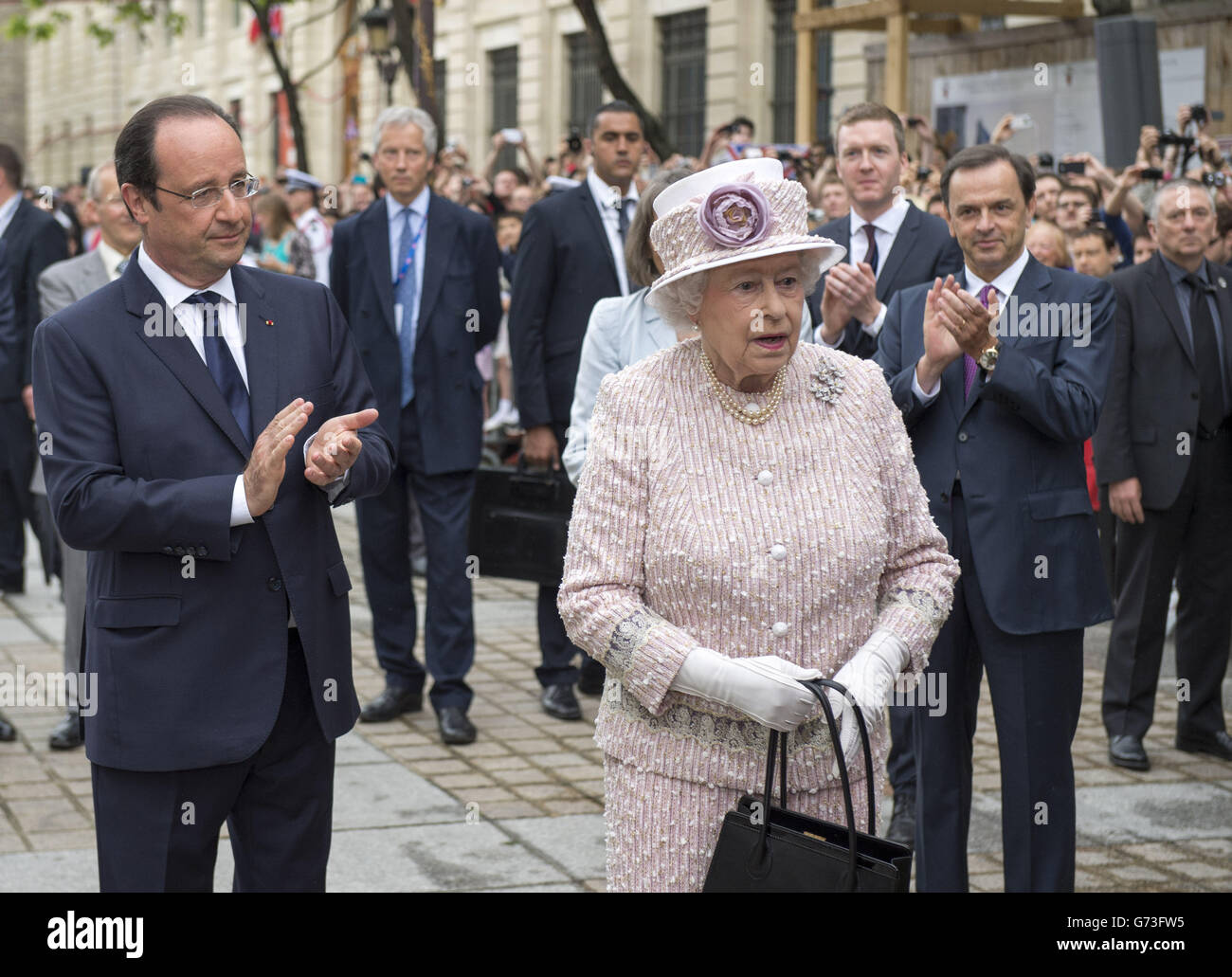 Queen elizabeth ii french flower market hi-res stock photography and ...