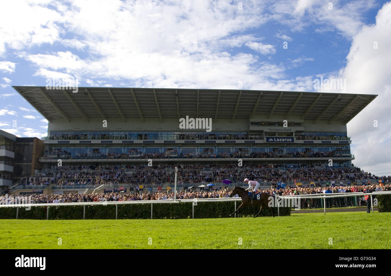 Horse racing derby day doncaster racecourse hi-res stock photography ...