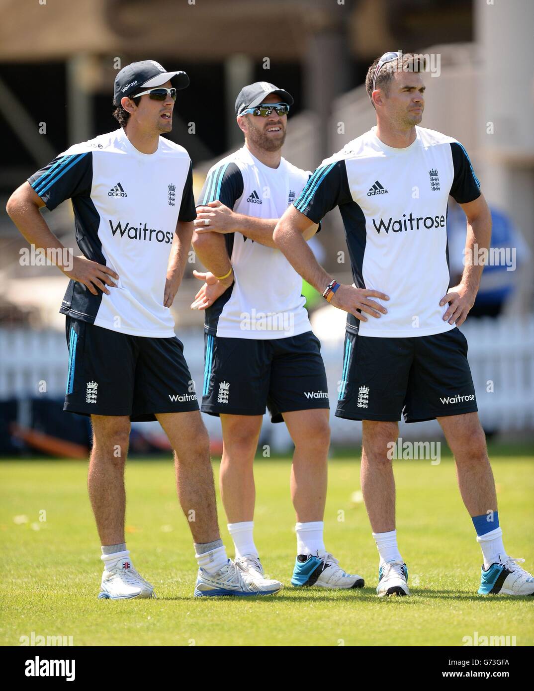 Englands james anderson left and alastair cook hi-res stock photography ...
