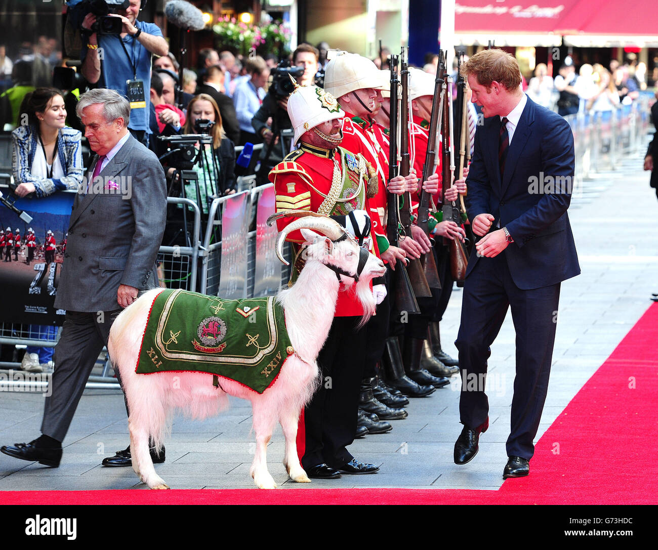Prince harry meets sgt jacko jackson hi-res stock photography and ...