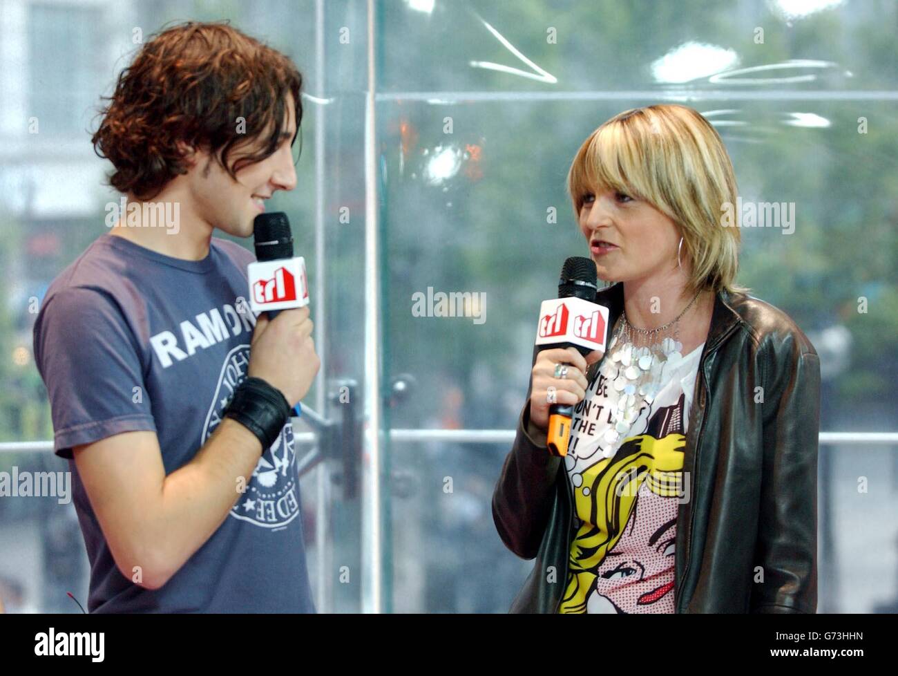 MTV presenter Alex Zane with Sister Bliss from Faithless during their ...