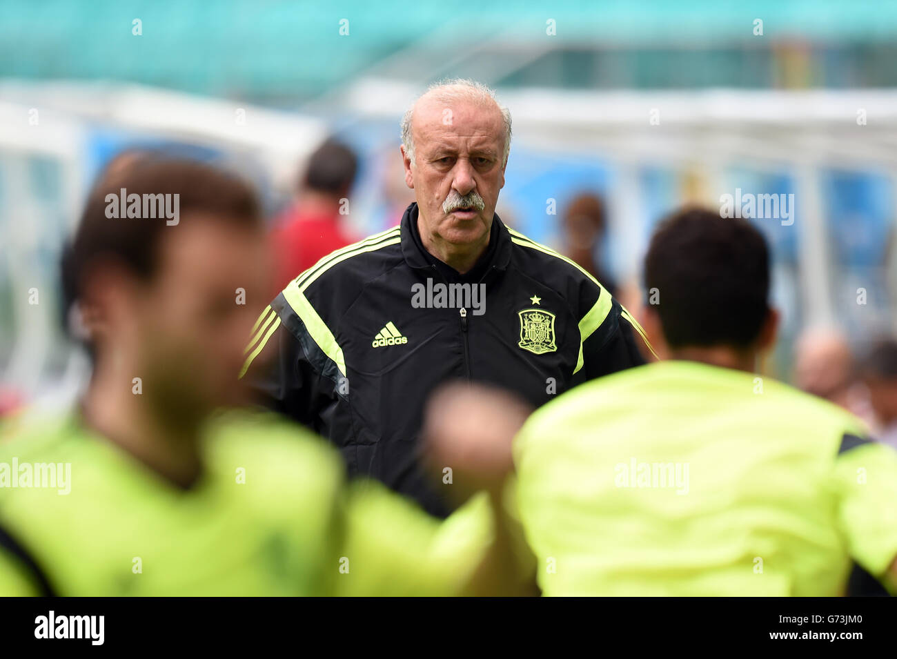 Soccer - FIFA World Cup 2014 - Group B - Spain v Netherlands - Spain ...