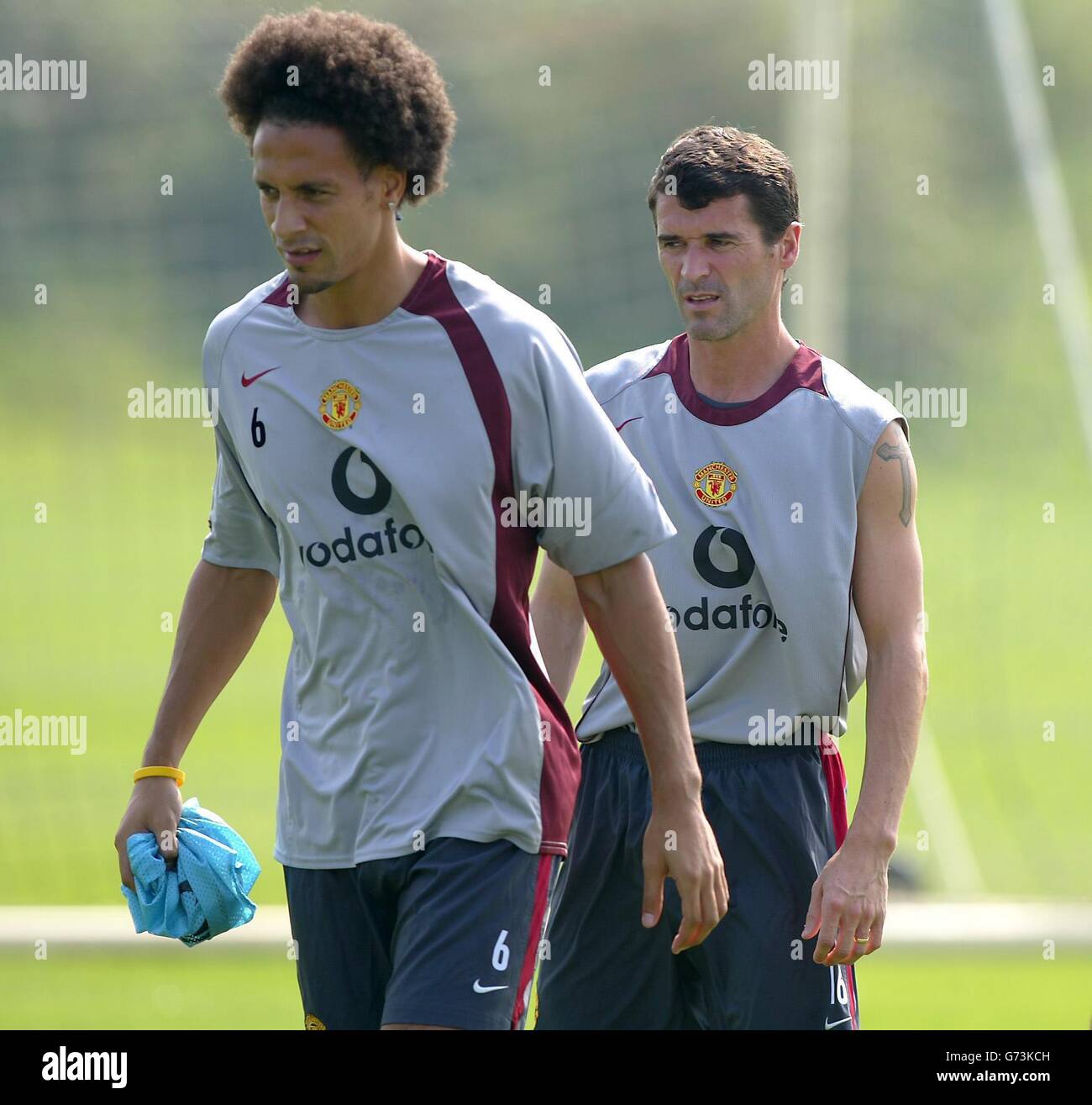 Manchester uniteds roy keane during training hi-res stock photography ...