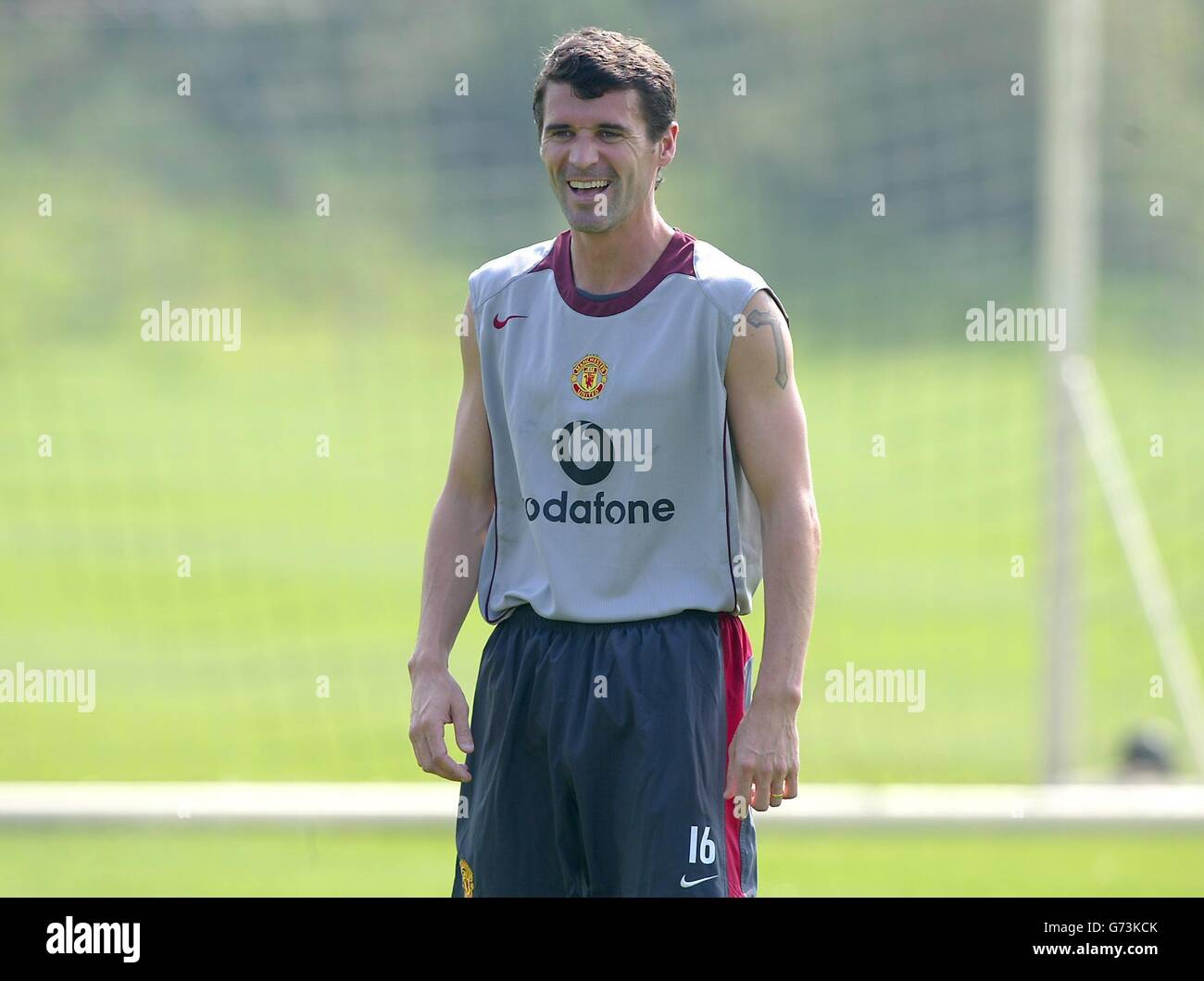 Sport football training action roy keane hi-res stock photography and ...