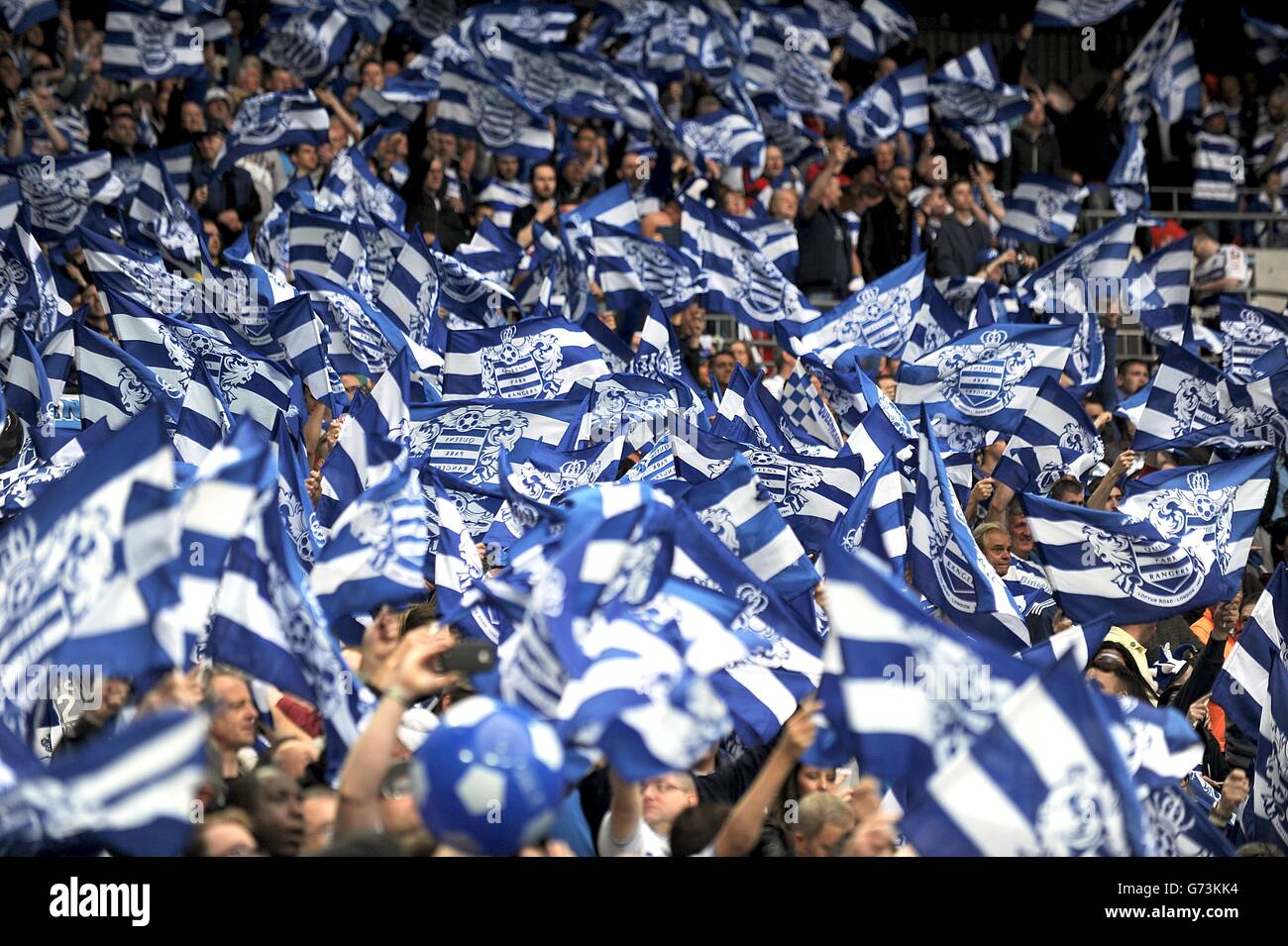 Queens Park Rangers fans show their support in the stands Stock Photo ...