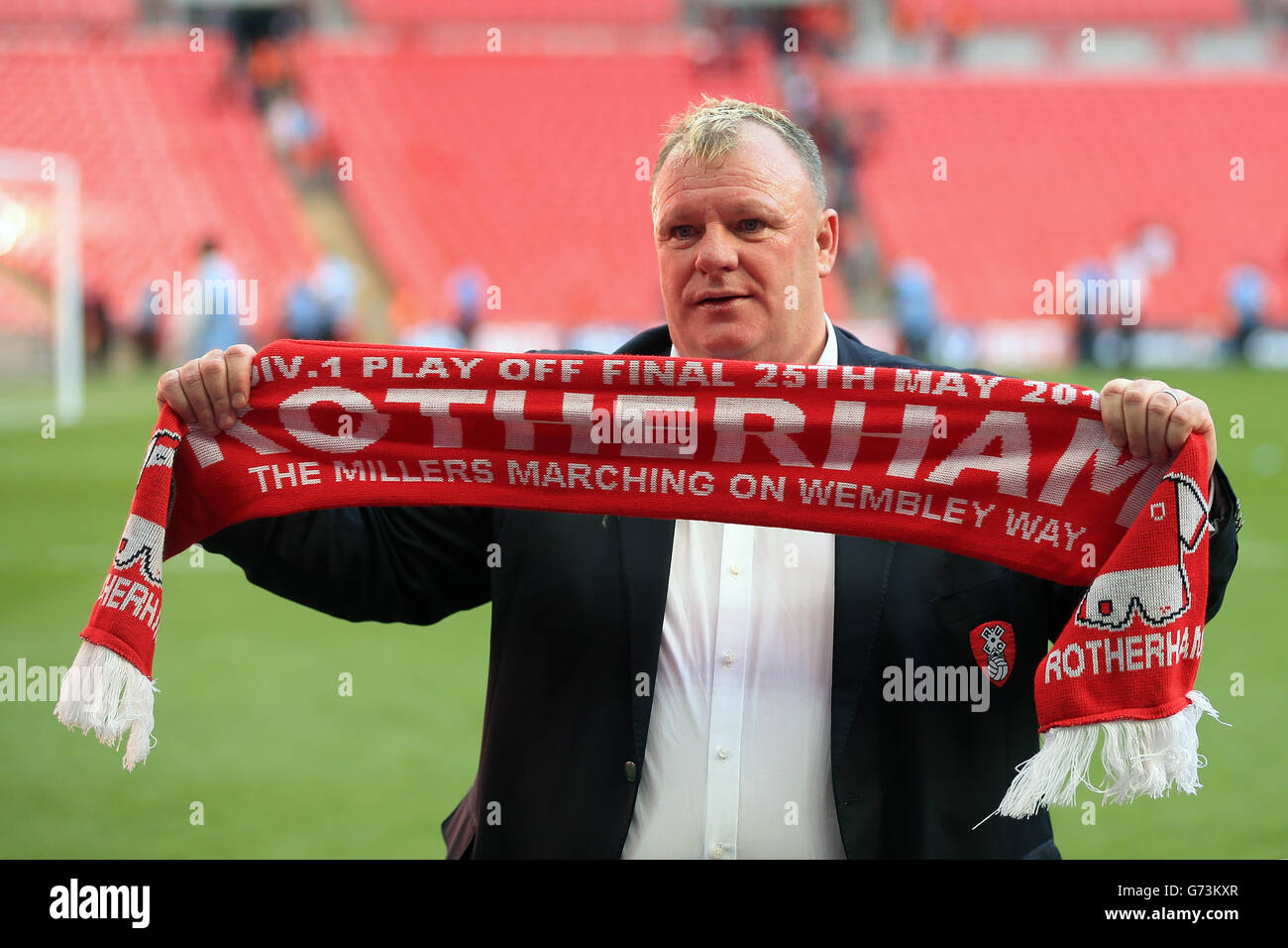 Steve evans celebrating hi-res stock photography and images - Alamy