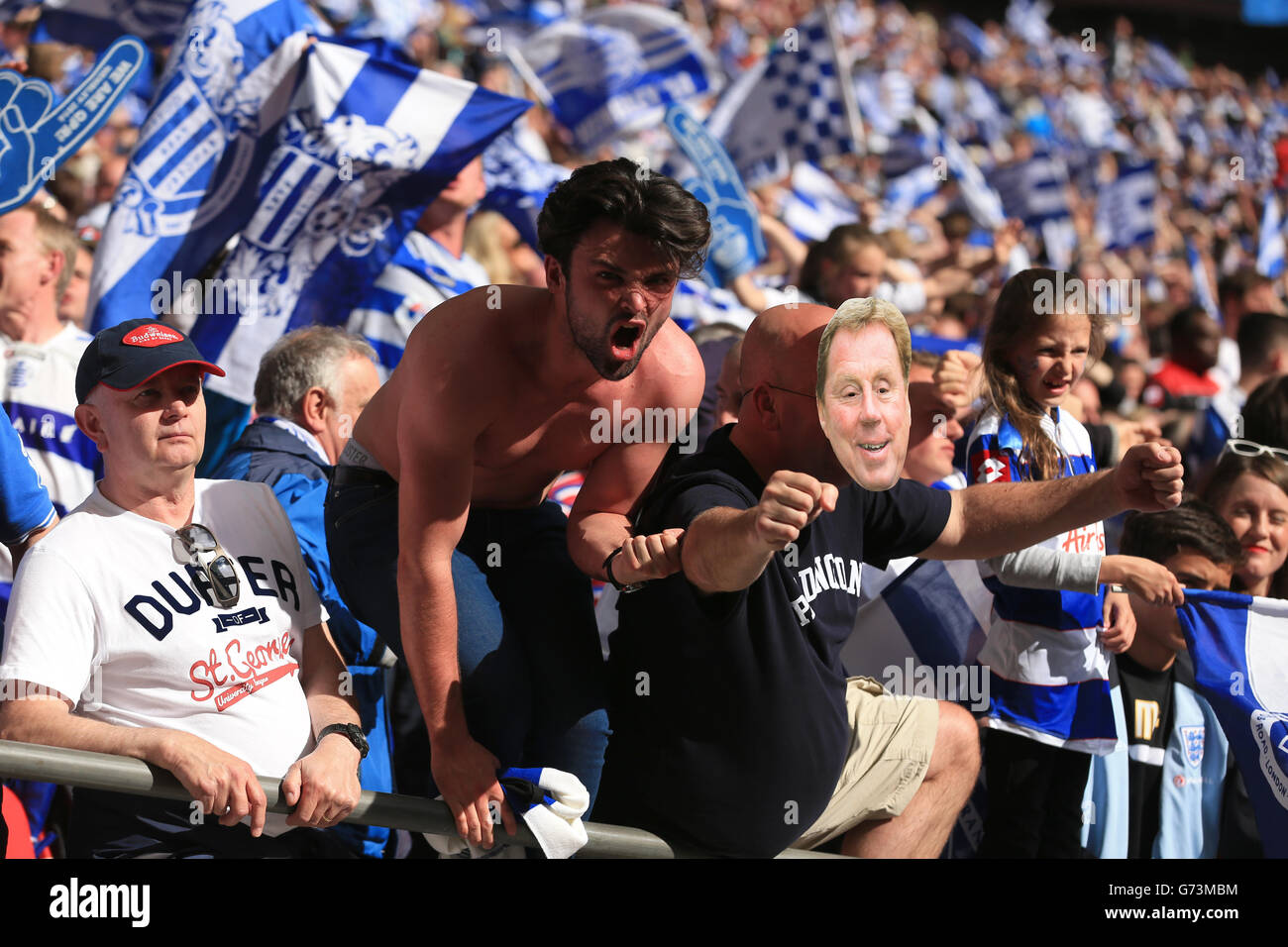 Queens park rangers fans celebrate in stands hi-res stock photography ...