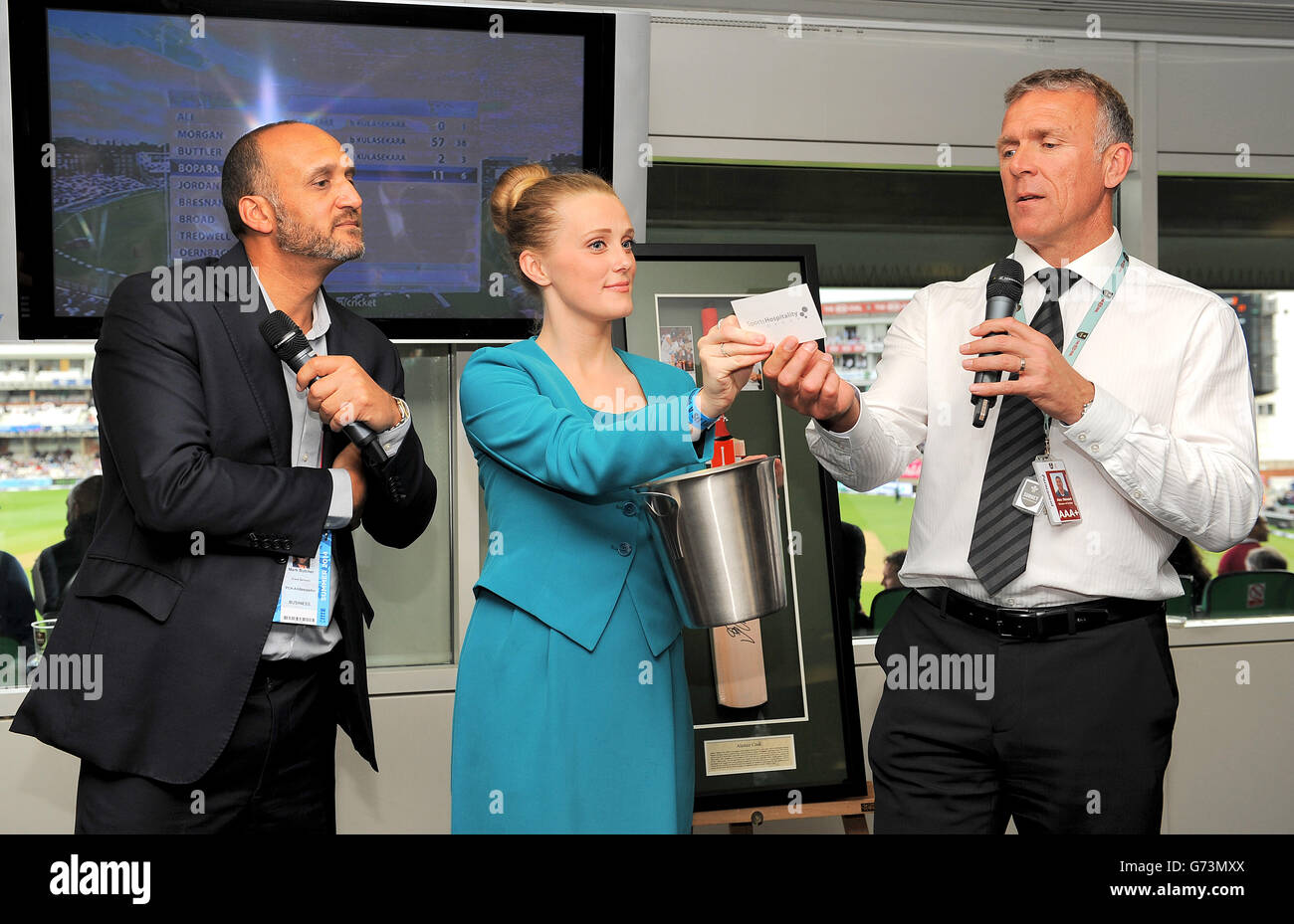 Alec stewart and mark butcher hi-res stock photography and images - Alamy