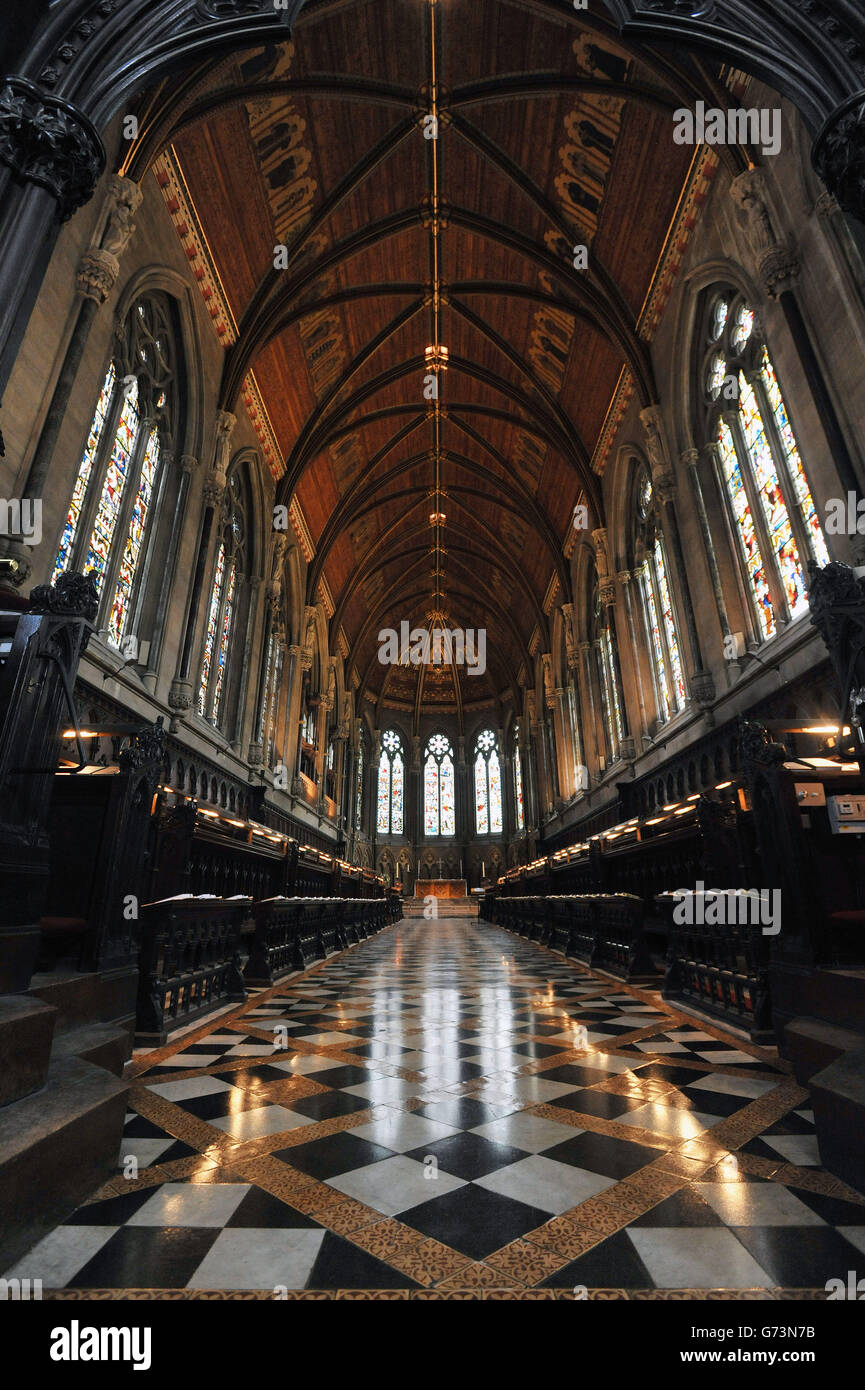 A view inside st johns college chapel hi-res stock photography and ...