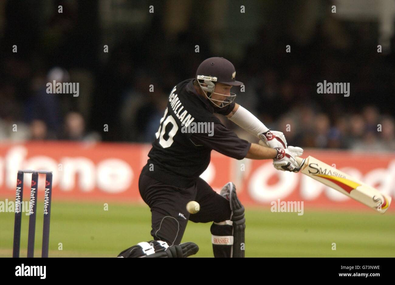 Cricket action craig mcmillan hi-res stock photography and images - Alamy