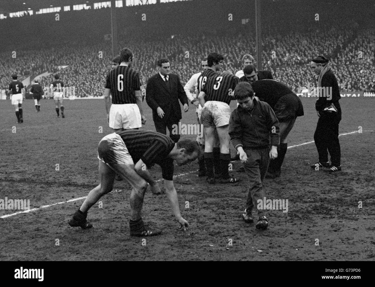 Semi final 1 2 final Black and White Stock Photos & Images - Alamy