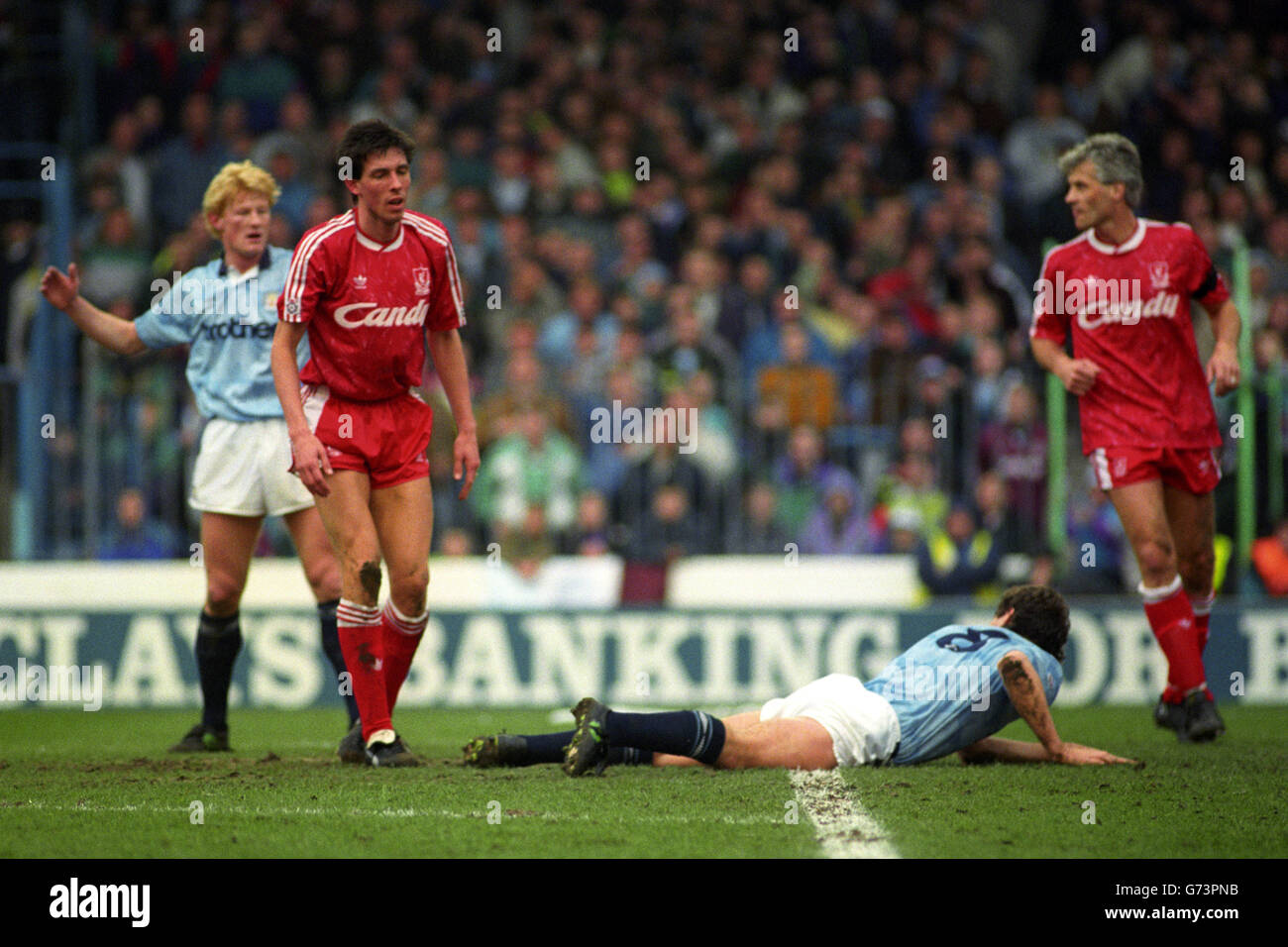 Manchester citys colin hendry liverpools glenn hysen hi-res stock ...