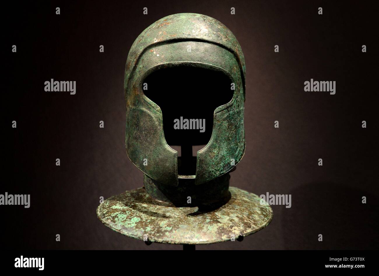 Samnite helmet hi-res stock photography and images - Alamy