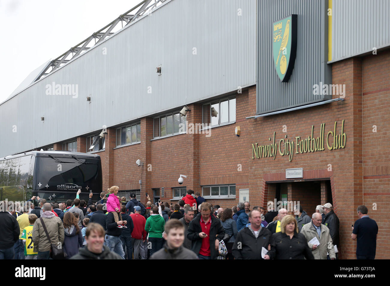Soccer - Barclays Premier League - Norwich City v Liverpool - Carrow ...