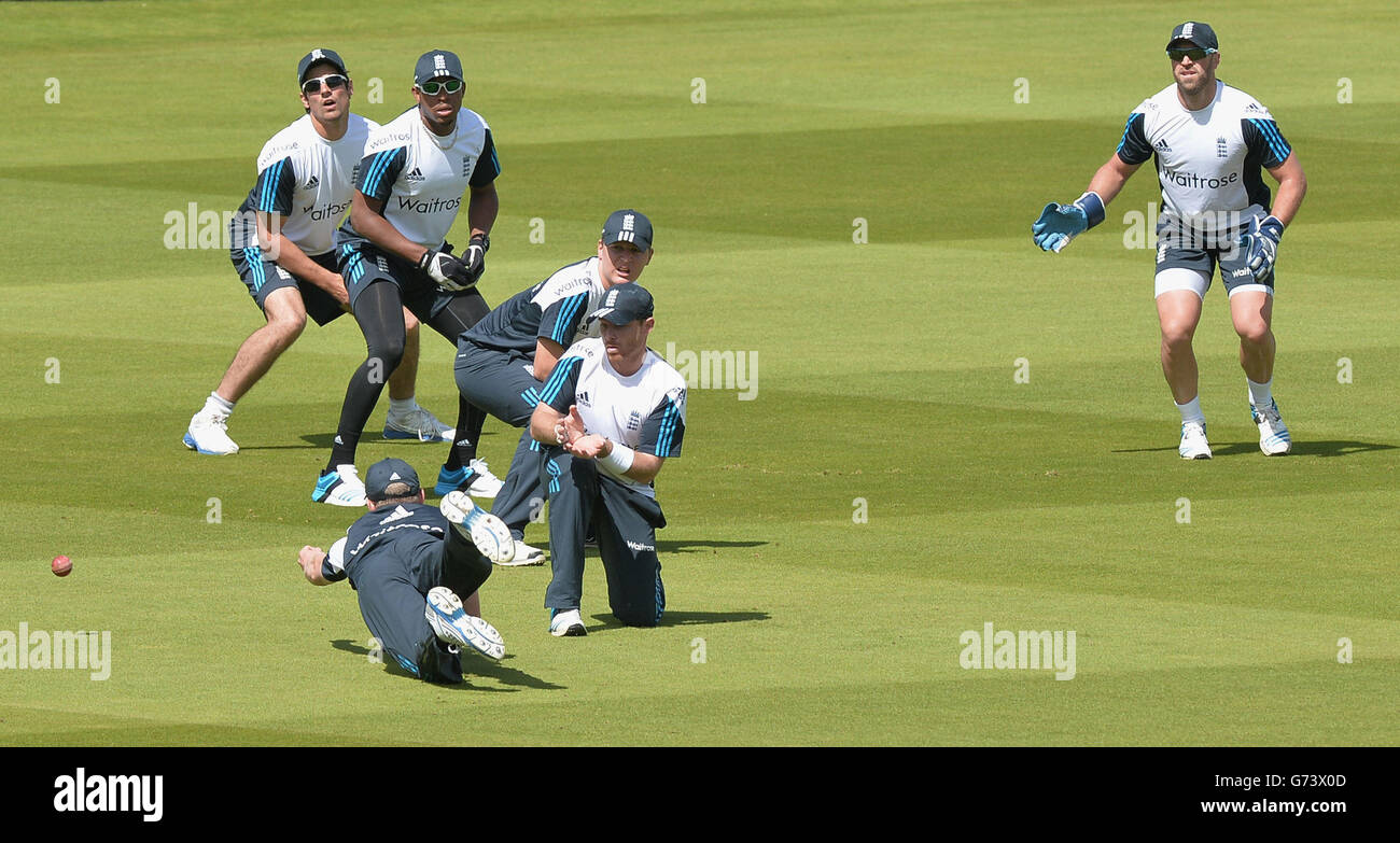 England's (left-right) Alastair Cook, Chris Jordan, Gary Ballance, Ian ...