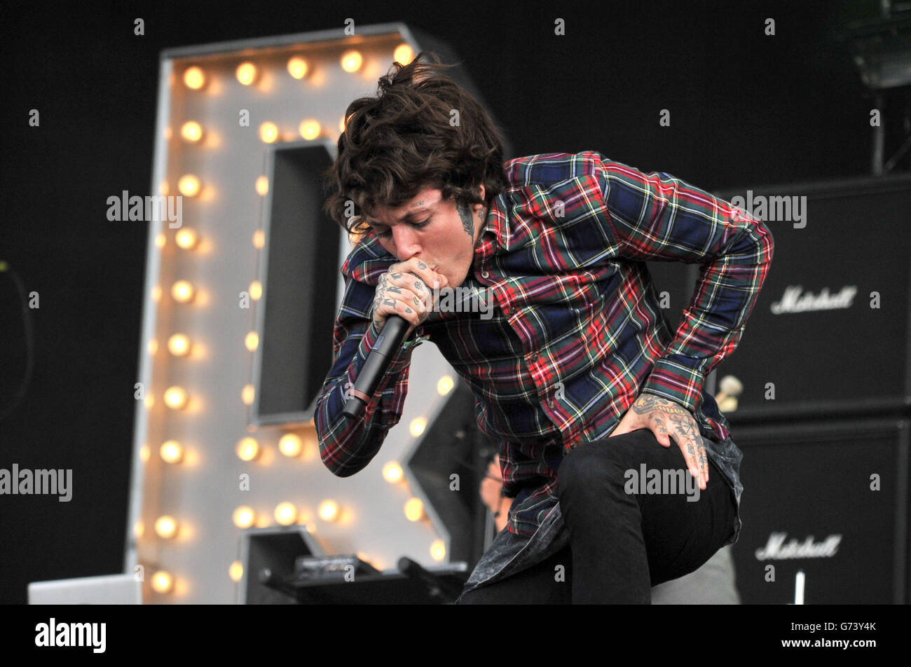 Oli sykes bring me the horizon hi-res stock photography and images - Alamy