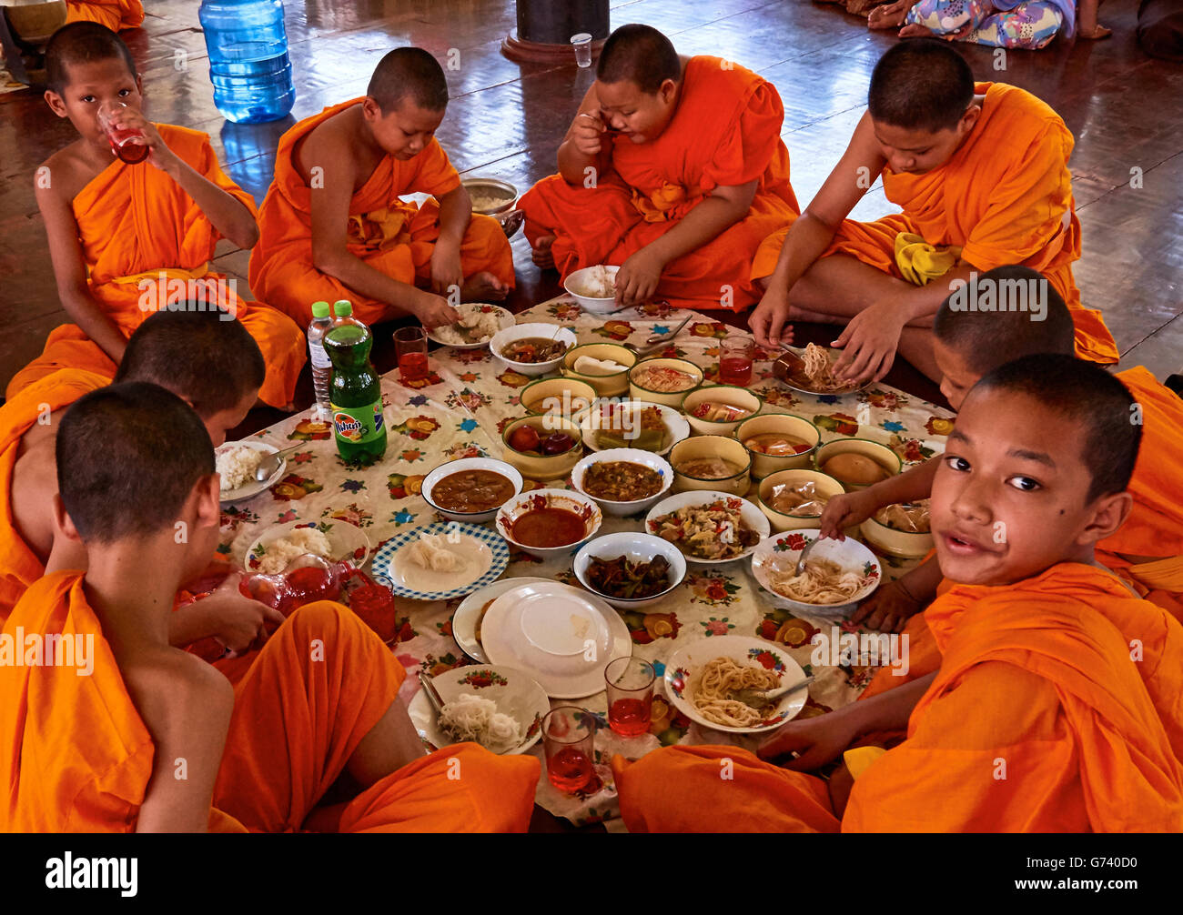 Buddhist Monks Eating High Resolution Stock Photography and Images - Alamy