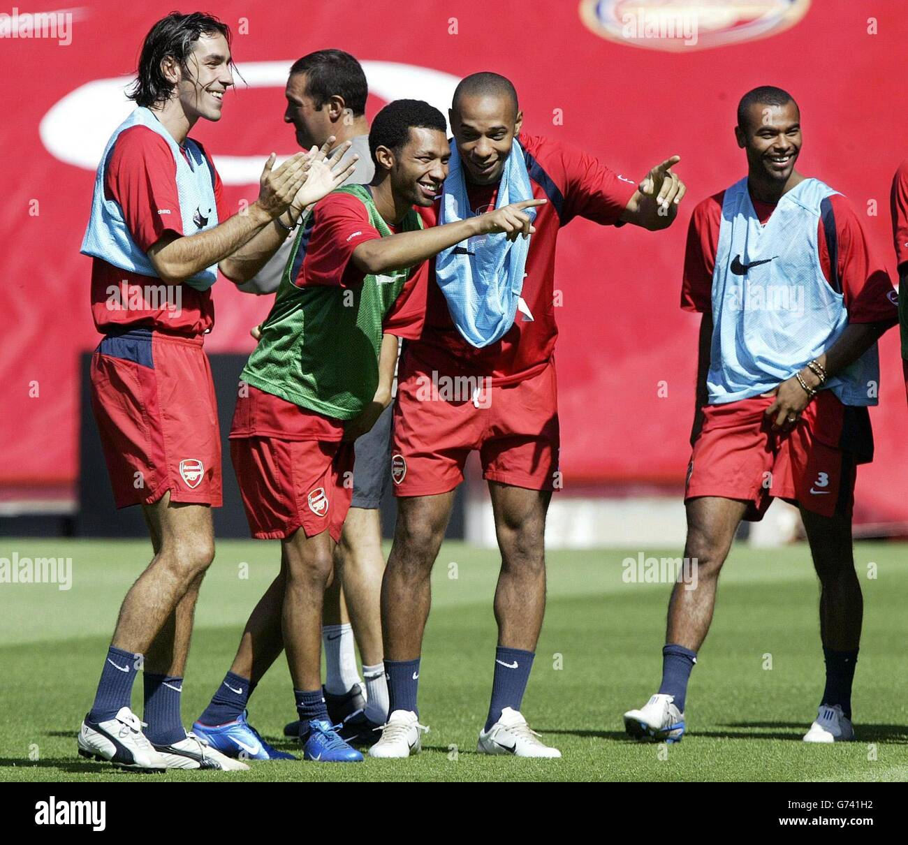 Football f l full length training thierry henry hi-res stock ...