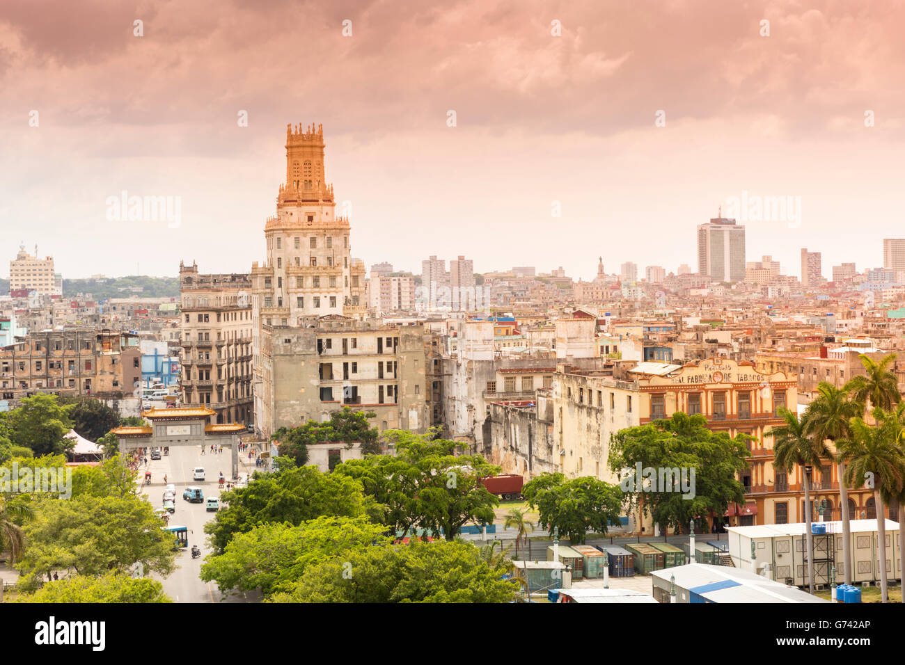Barrio chino chinatown hi-res stock photography and images - Alamy