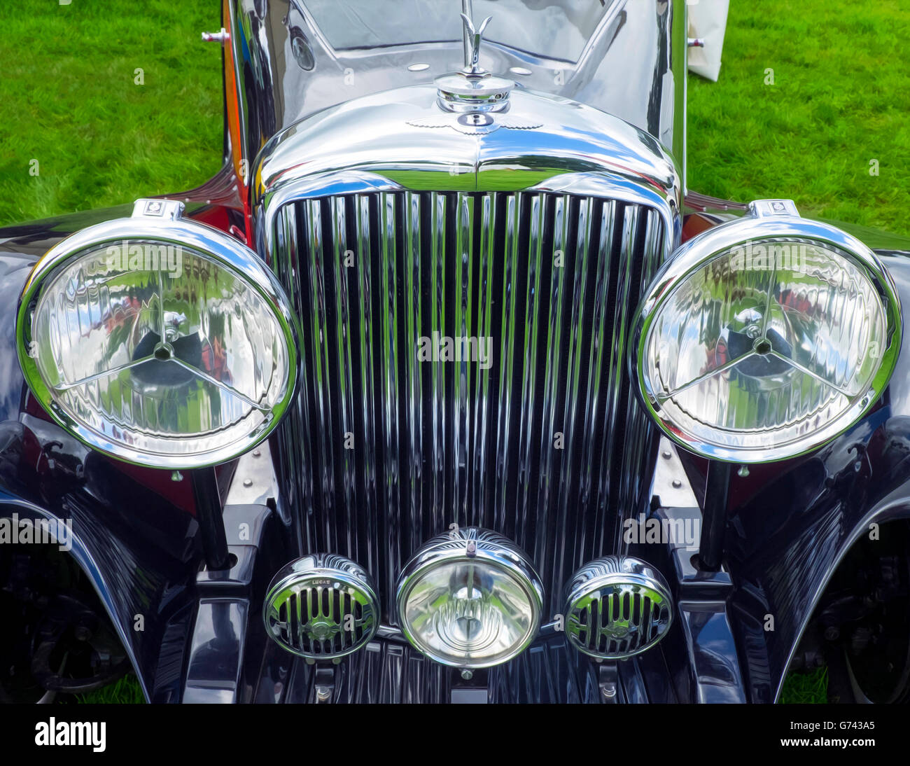 Front view of a classic Rolls Royce Stock Photo - Alamy