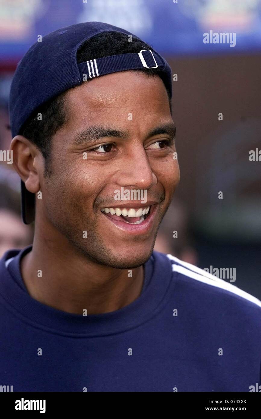 Rugby star jeremy guscott hi-res stock photography and images - Alamy