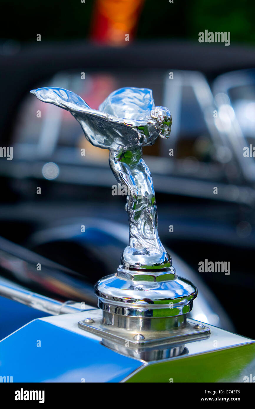 Rolls Royce Silver Lady Mascot Stock Photo - Alamy