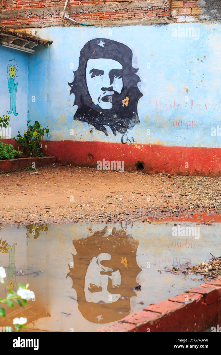 Wall drawing of che guevara hi-res stock photography and images - Alamy