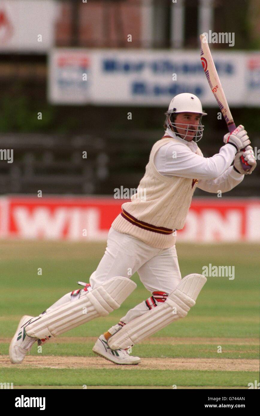 Cricket - Northants v Surrey. Allan Lamb, Northants Stock Photo - Alamy