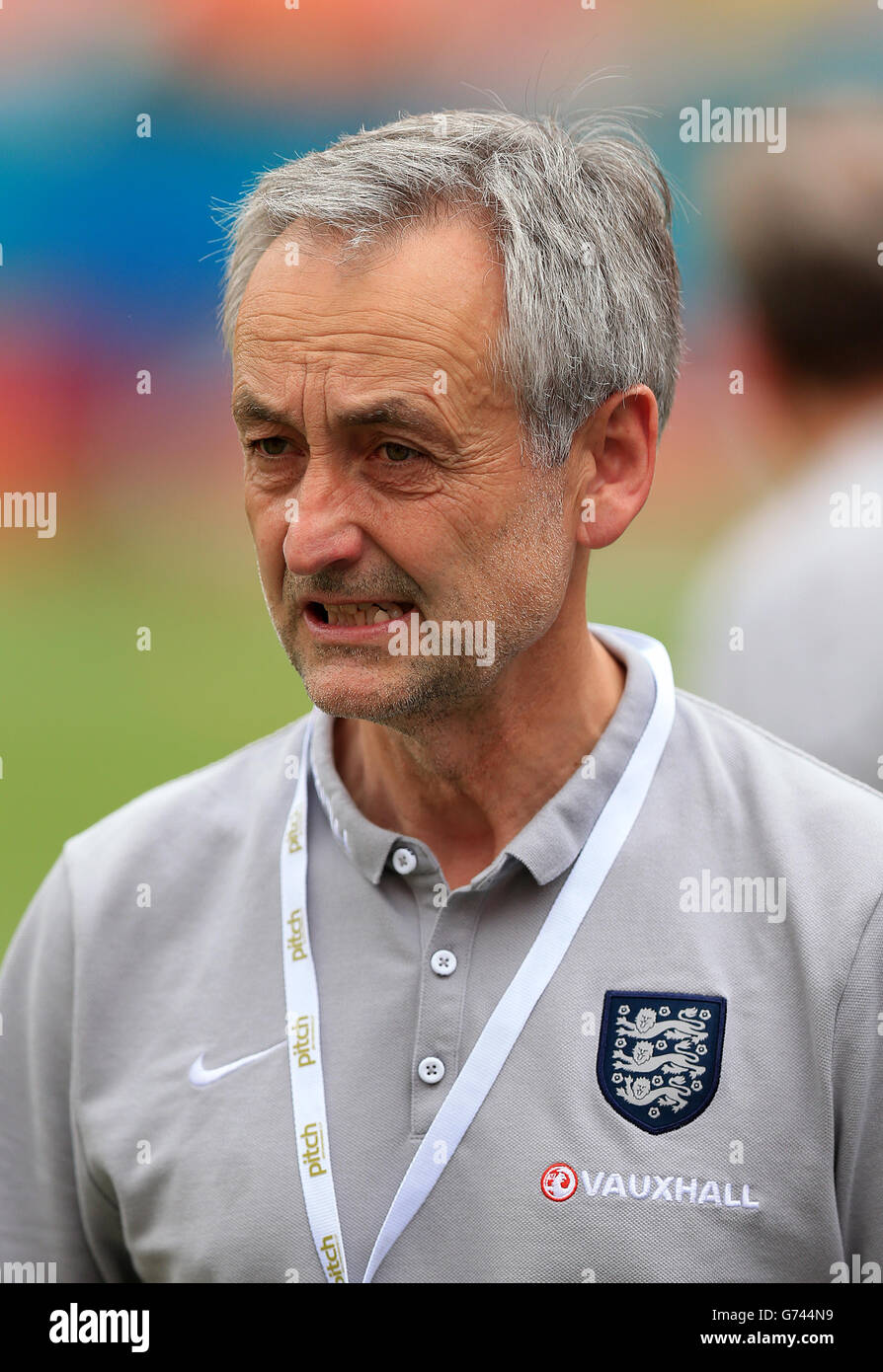 Sun life logo hi-res stock photography and images - Alamy