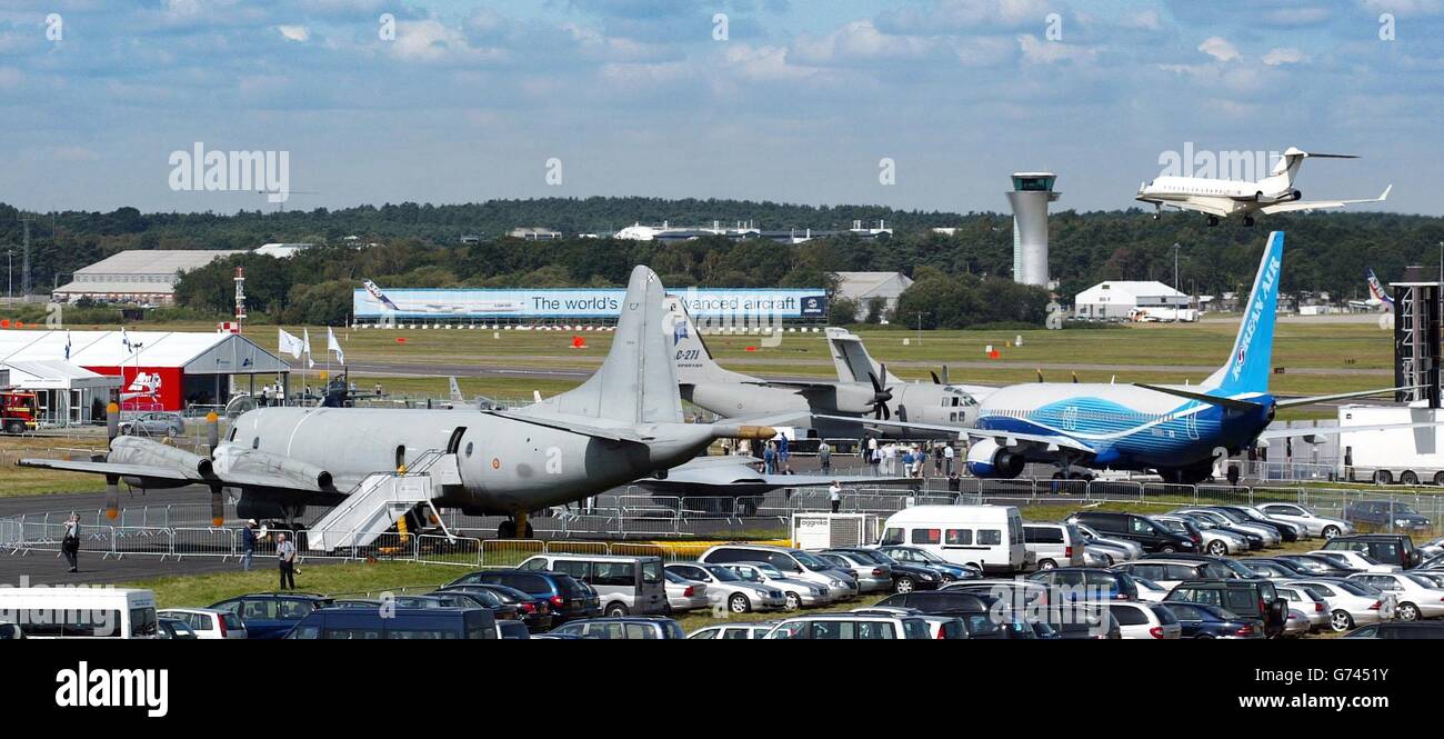A general view at the farnborough international airshow hi-res stock ...