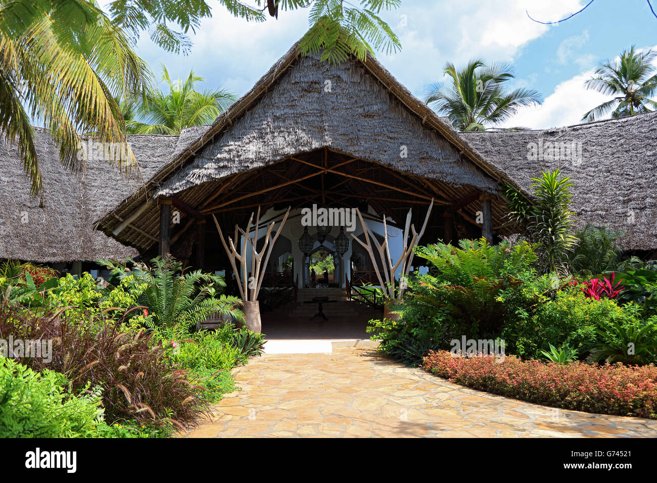 Thatched roof photos hi-res stock photography and images - Alamy