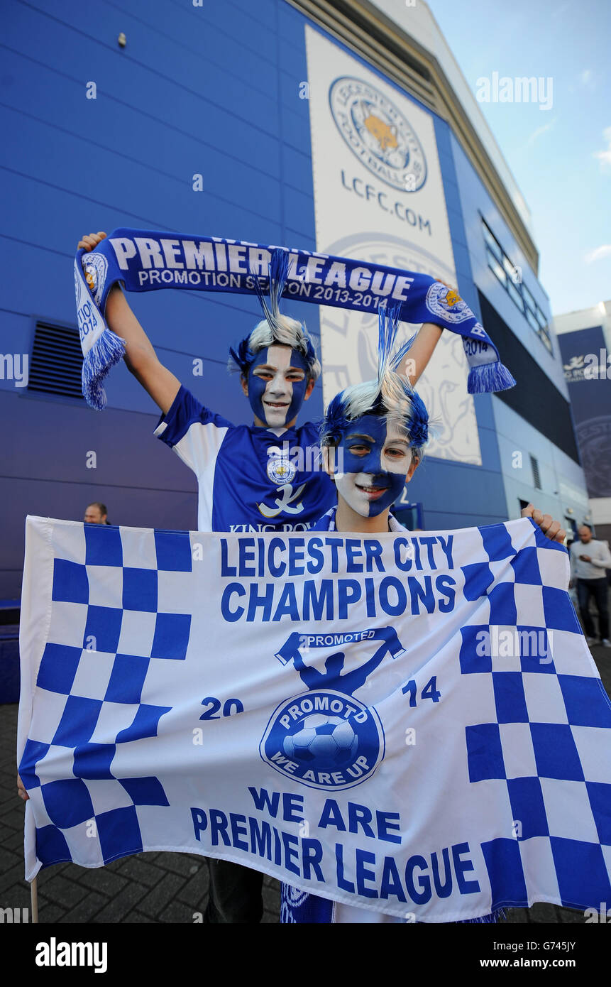 Doncaster rovers badge hi-res stock photography and images - Alamy