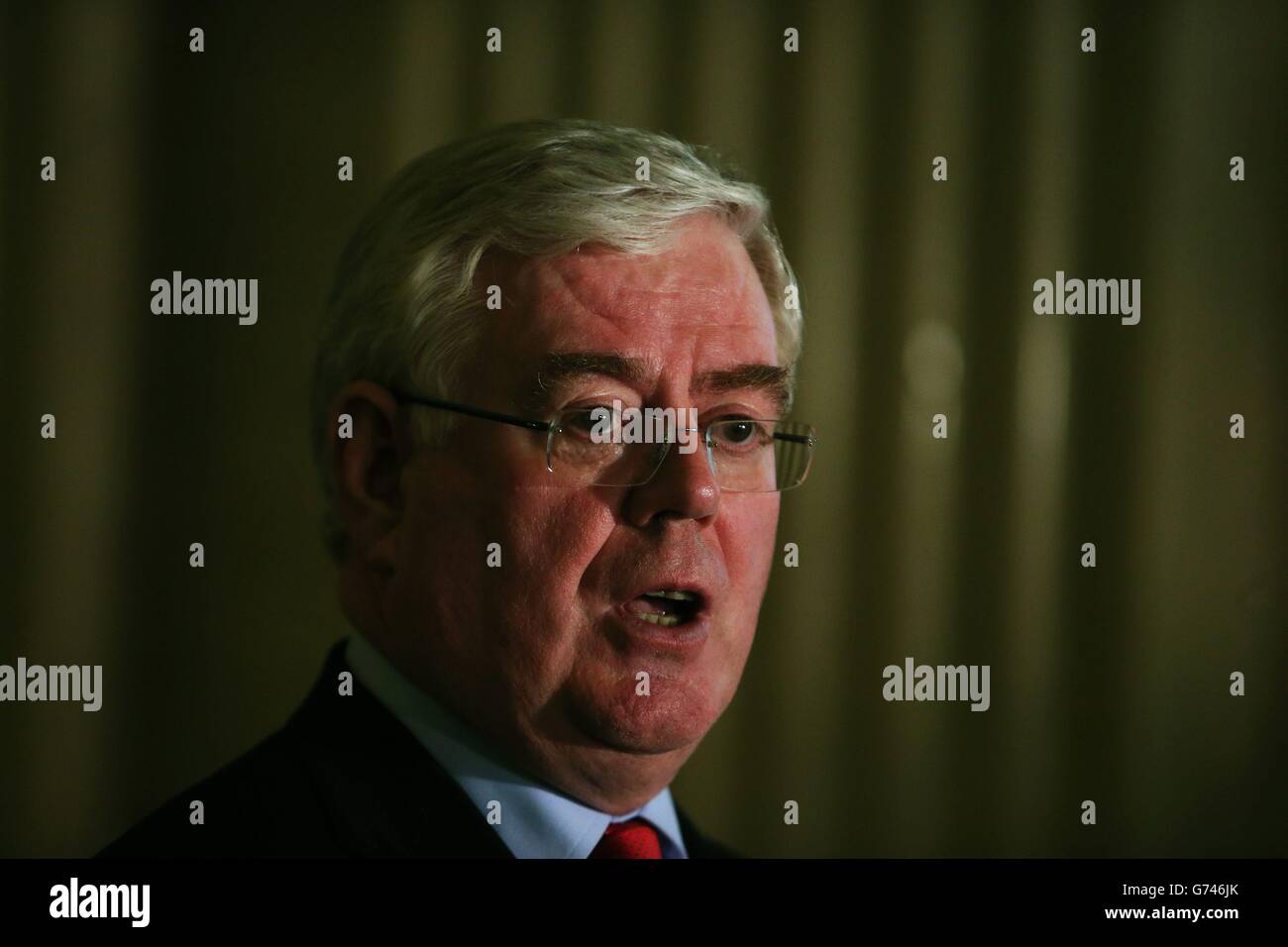 Irish leaders discuss peace issues Stock Photo - Alamy