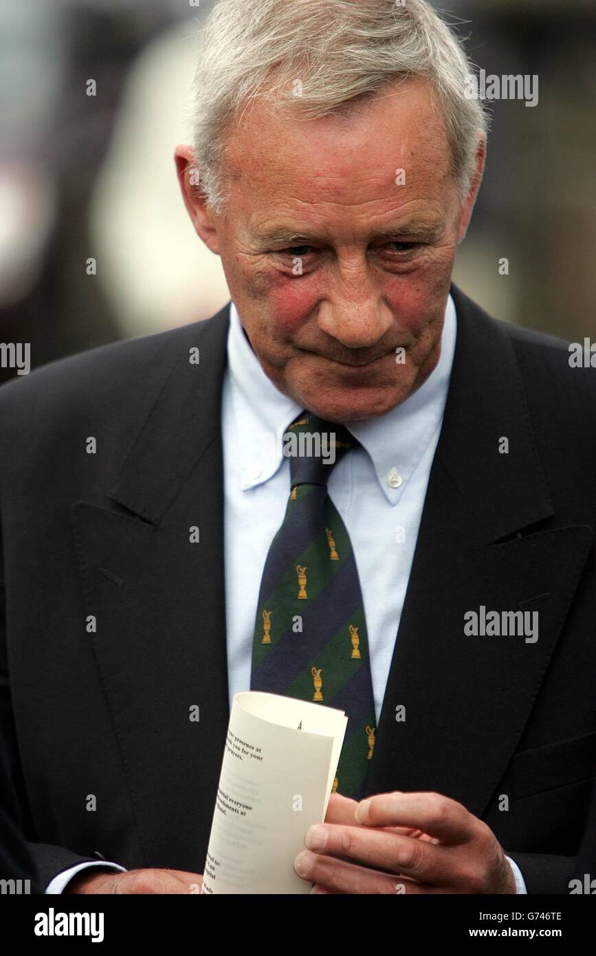 Terry neill arsenal hi-res stock photography and images - Alamy