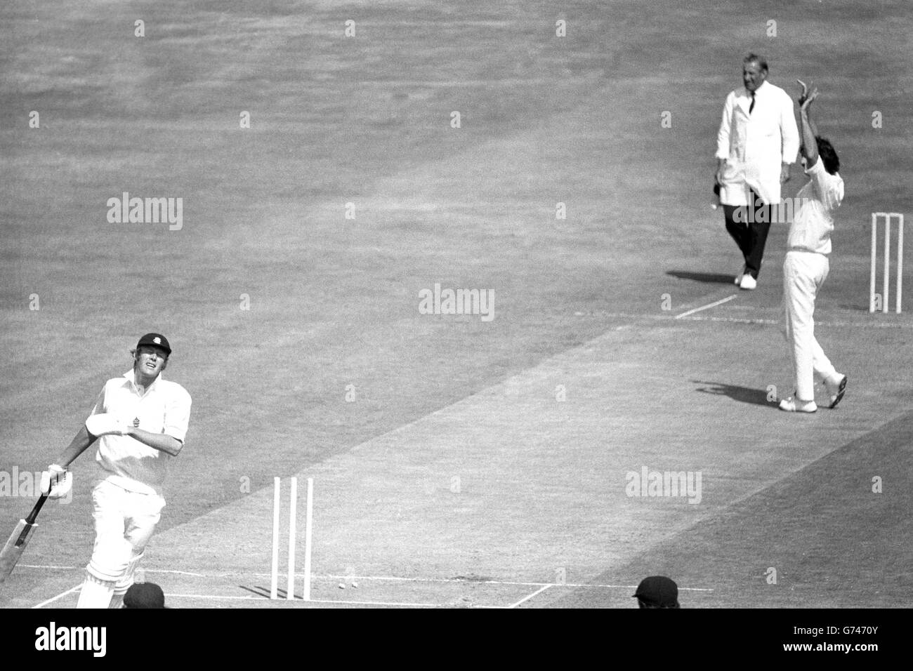 Cricket - England v Australia - Third Test - Day 2 - Headingley, Leeds ...