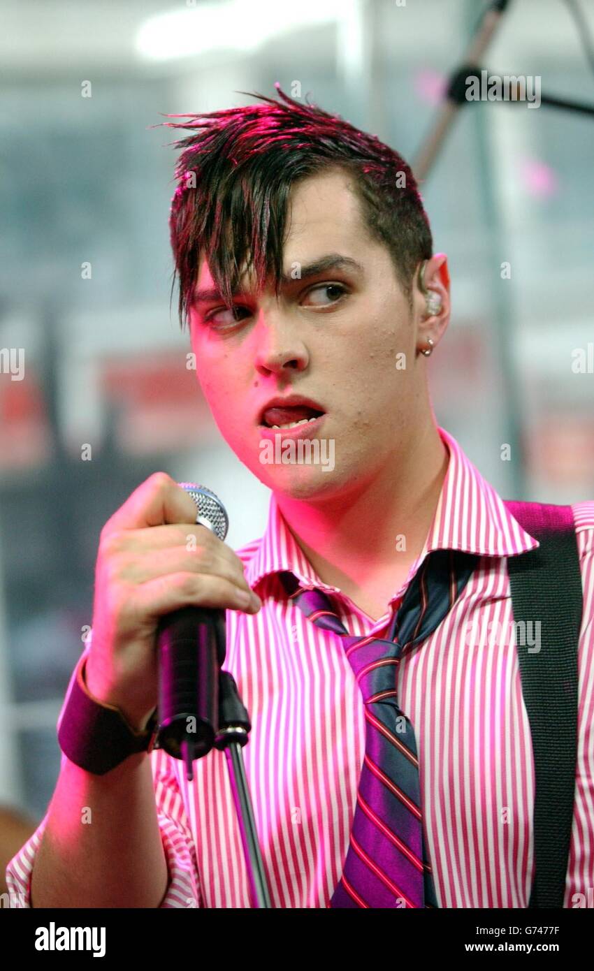 Matt willis pop group busted hi-res stock photography and images - Alamy