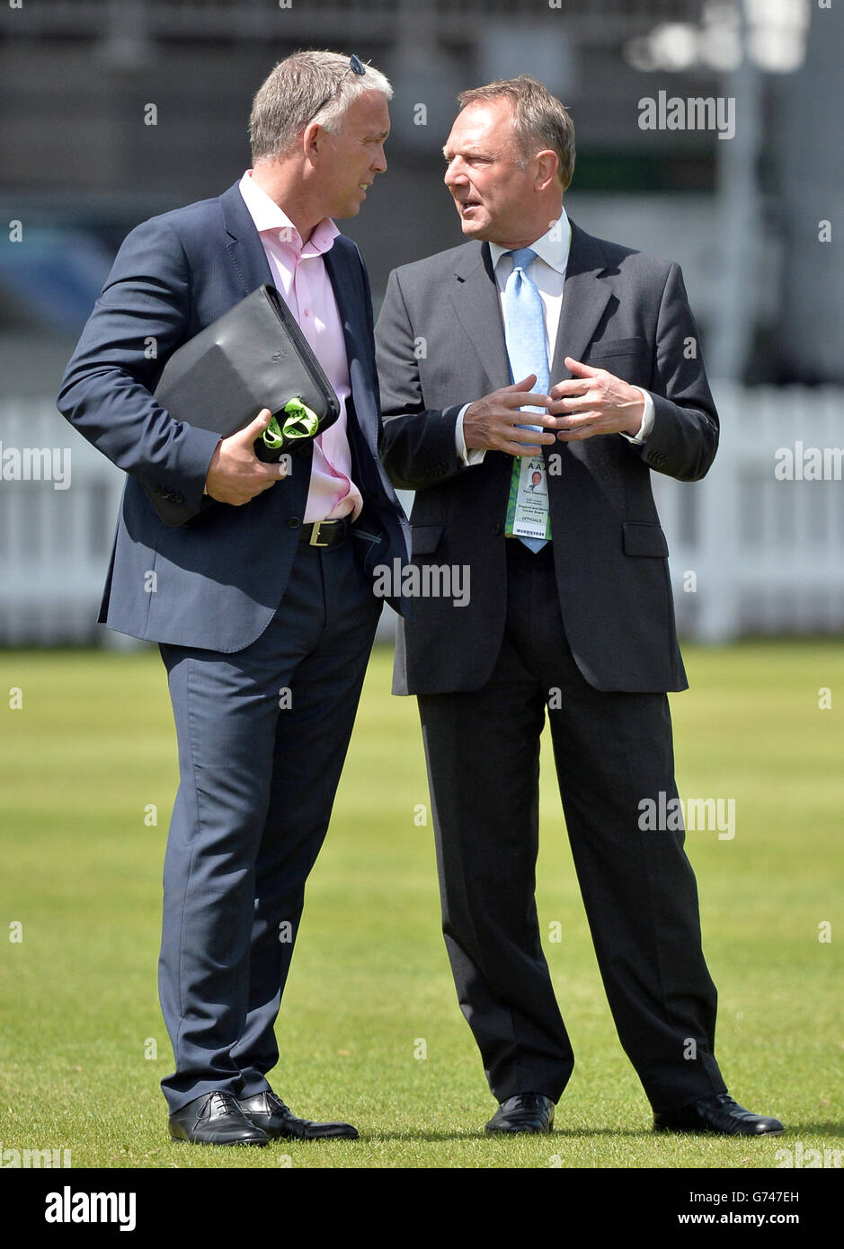Paul whitaker hi-res stock photography and images - Alamy