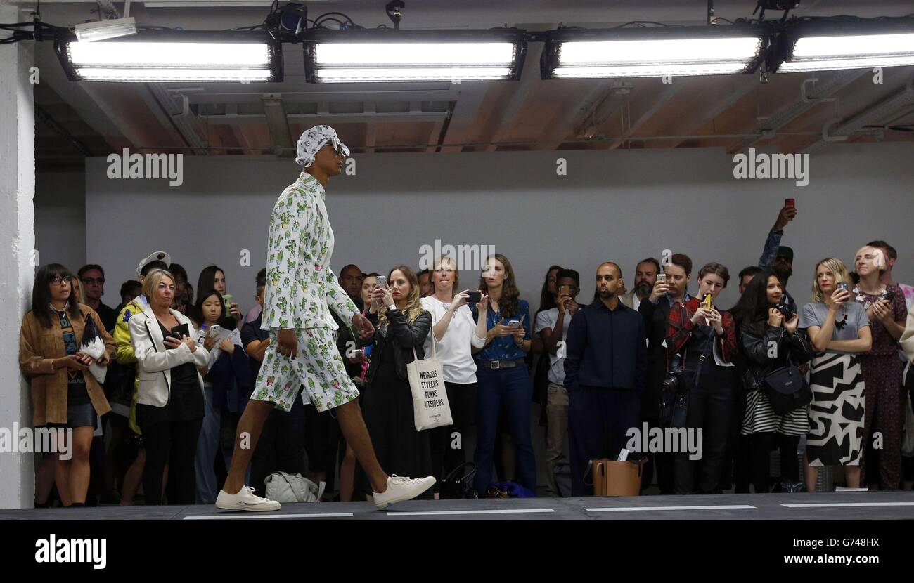 Kit Neale catwalk - London Collections: Men 2014 Stock Photo - Alamy