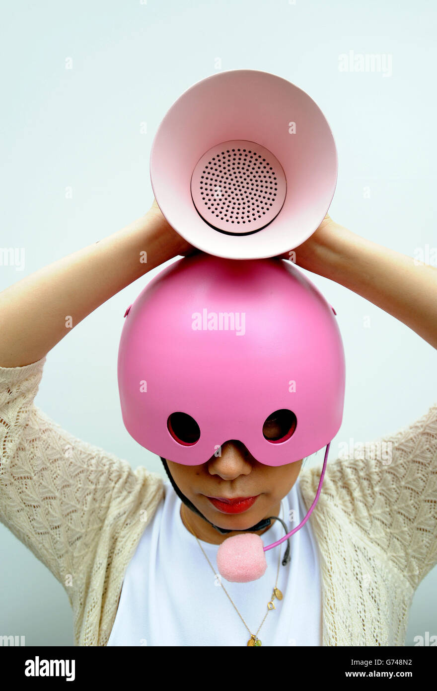 Graduate Tomomi Sayuda wears 'The Mask of Soul' designed by her to be ...