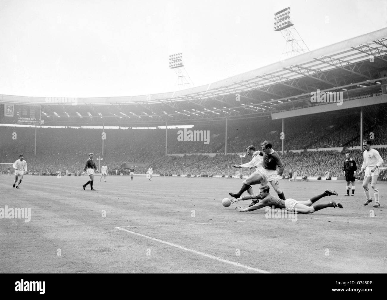 Left to right david white manchester city hi-res stock photography and ...