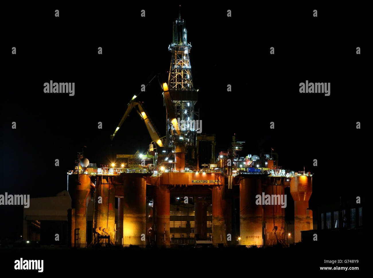 The 360ft blackford dolphin oil rig hi-res stock photography and images ...
