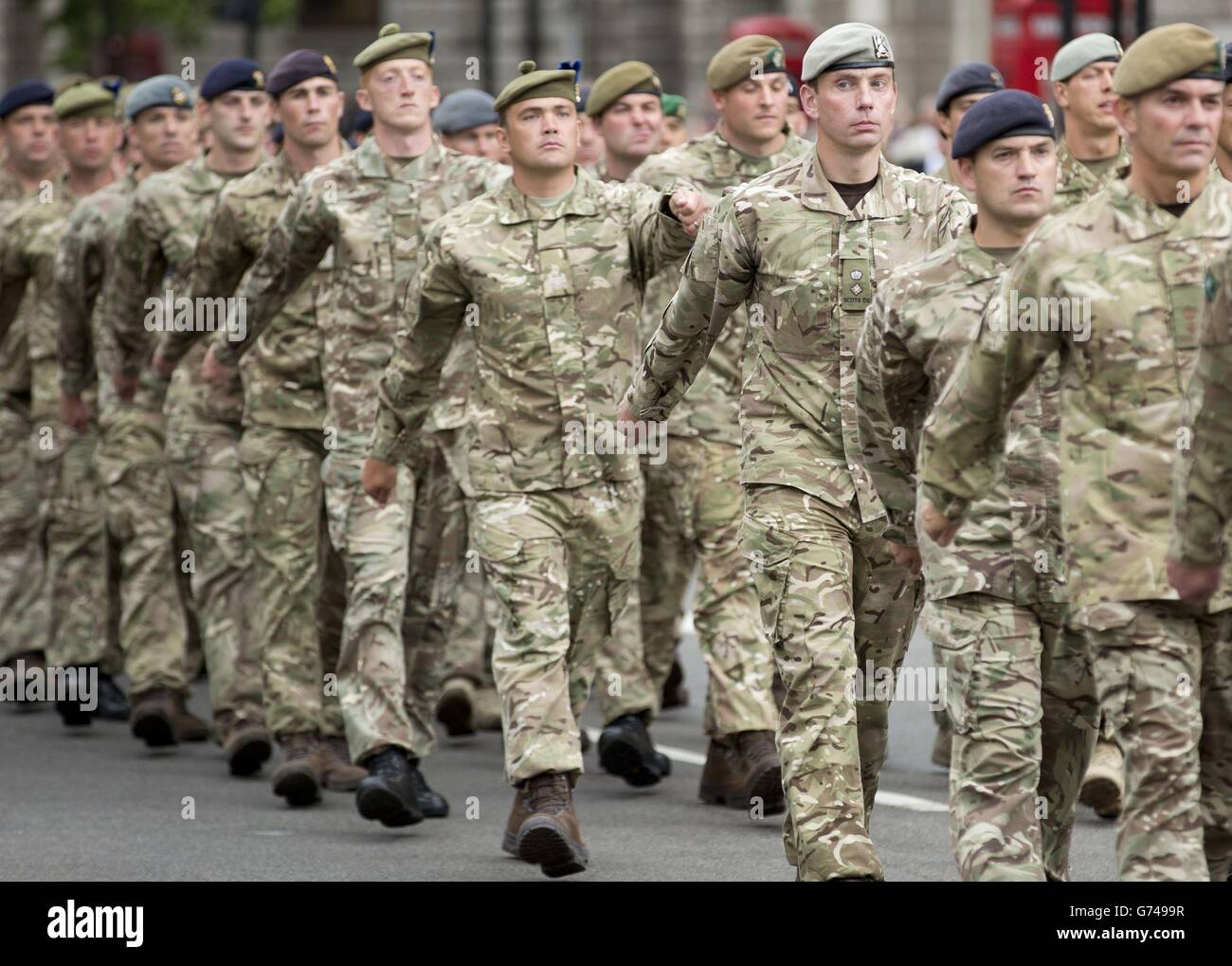 Armoured brigade homecoming parade hi-res stock photography and images ...
