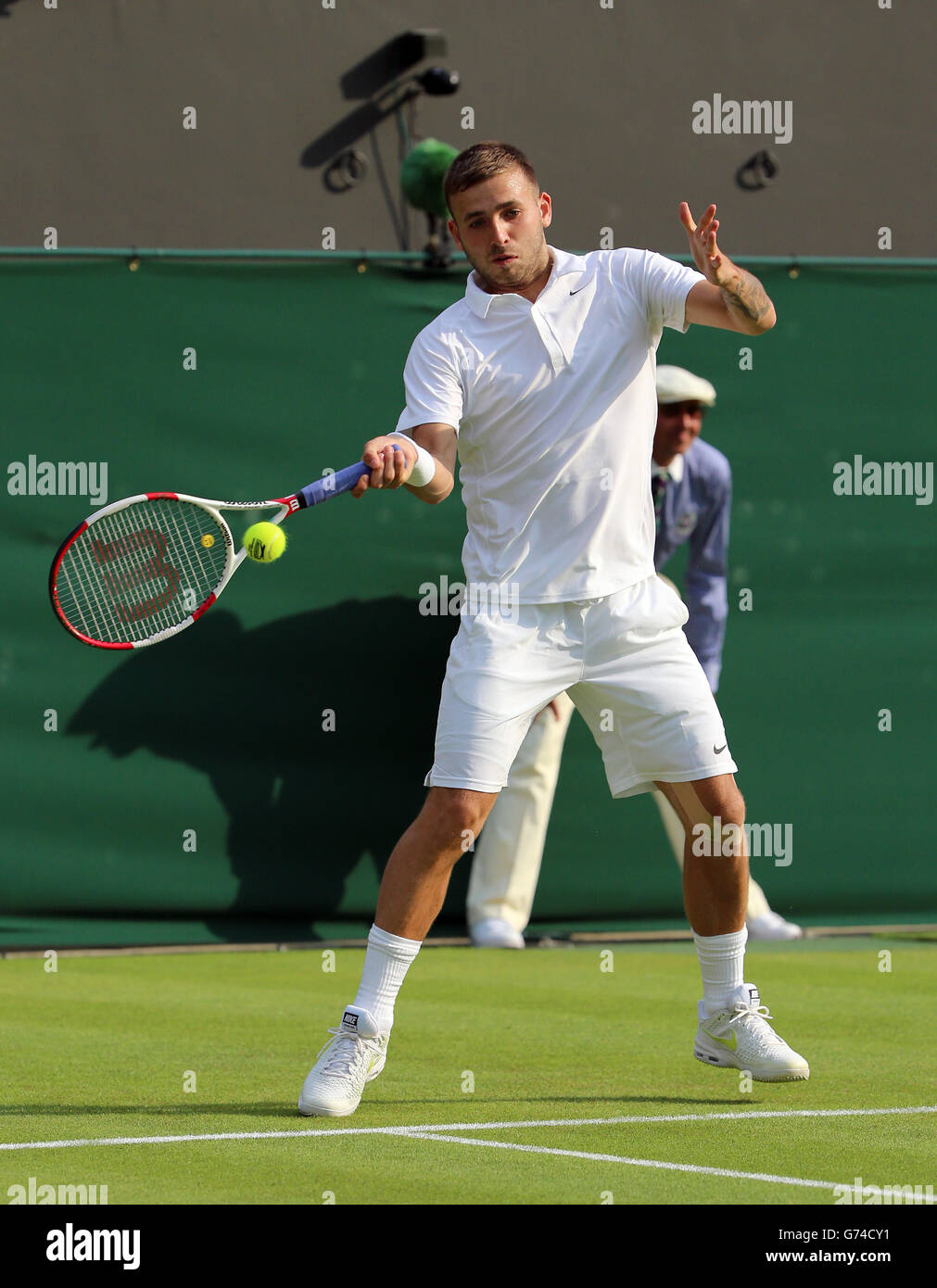 Great Britain's Daniel Evans in action against Russia's Andrey Kuznetsov Stock Photo - Alamy