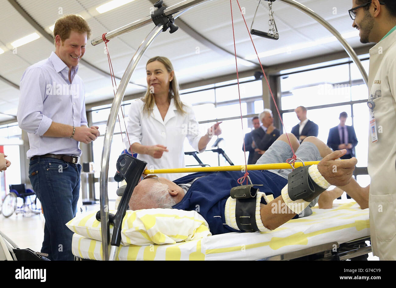 Prince Harry chats to patients in the Rede Sarah Hospital for ...