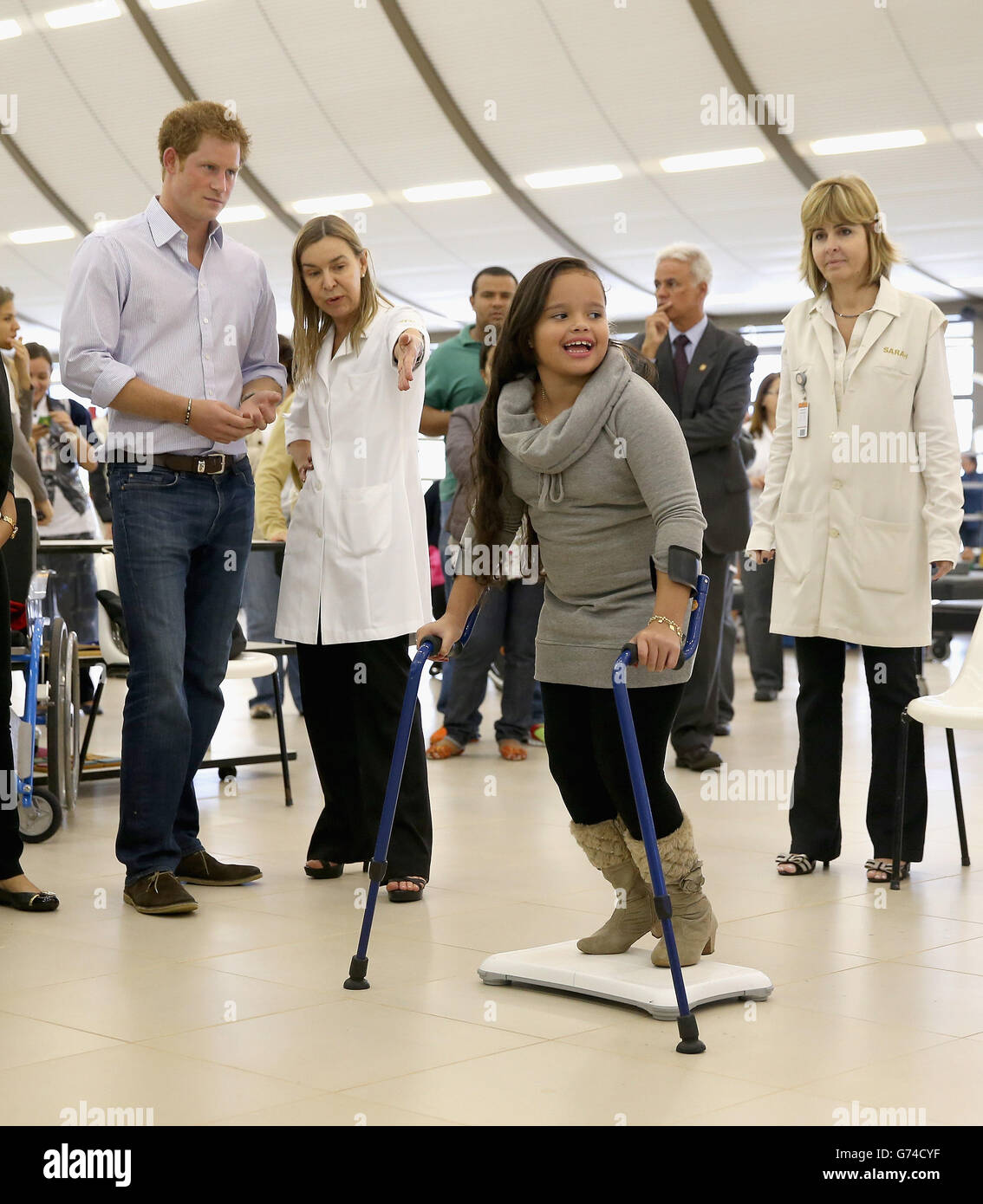 Prince Harry meets patients in the Rede Sarah Hospital for Neurological ...