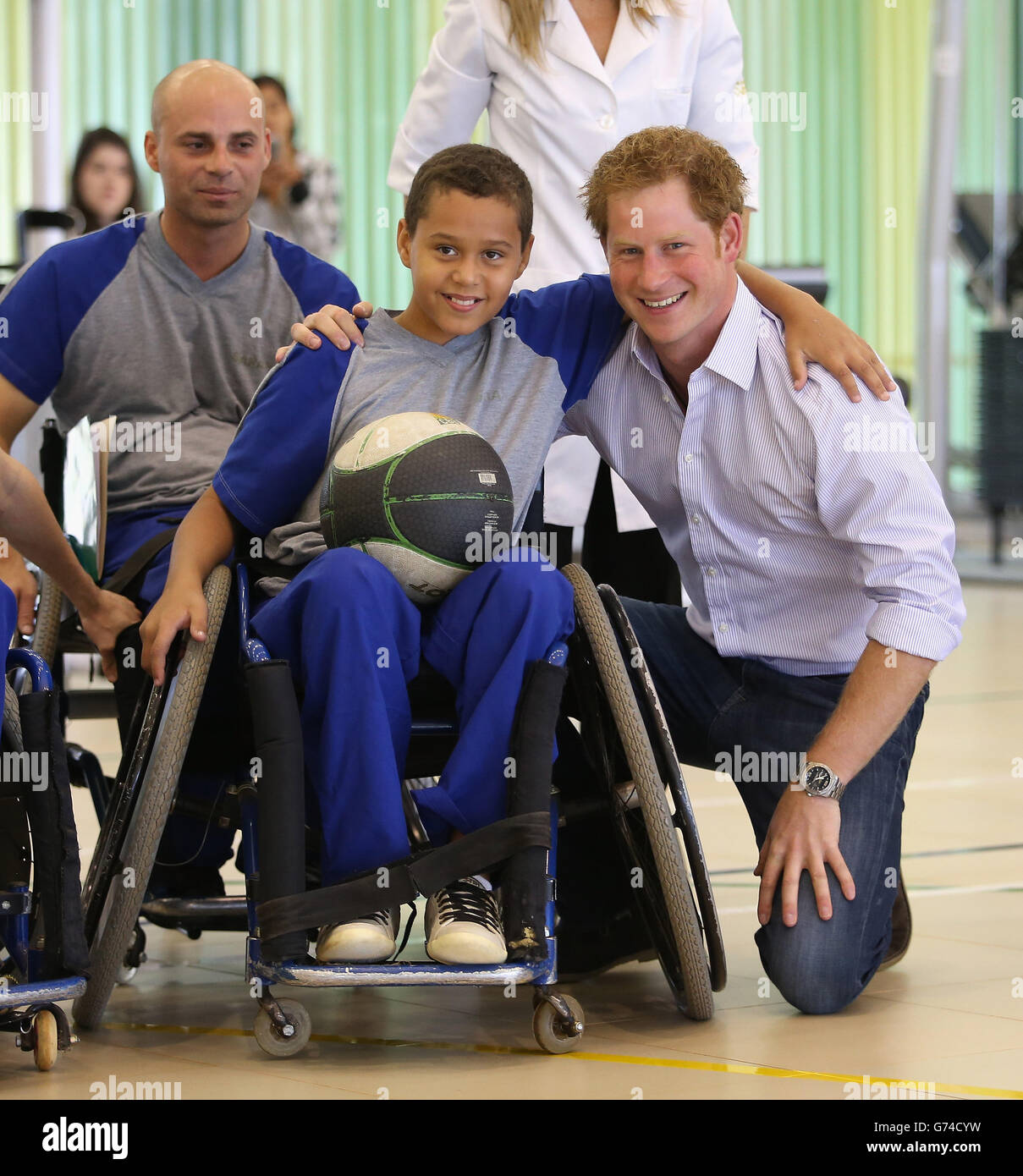 Prince Harry poses with 11-year-old Patient Caio Carvalho, from the ...