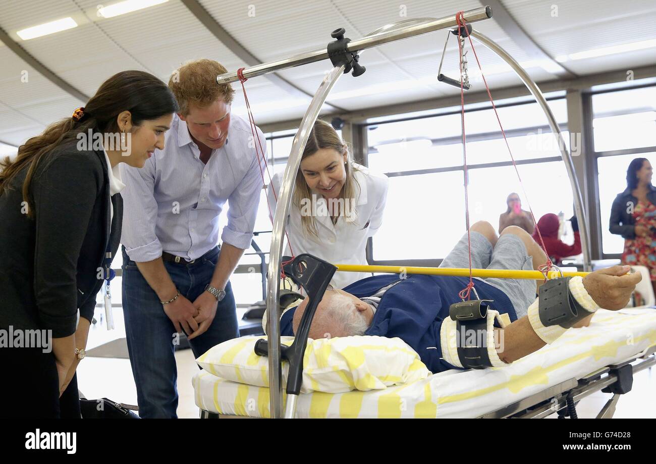 Prince Harry meets patients in the Rede Sarah Hospital for Neurological ...
